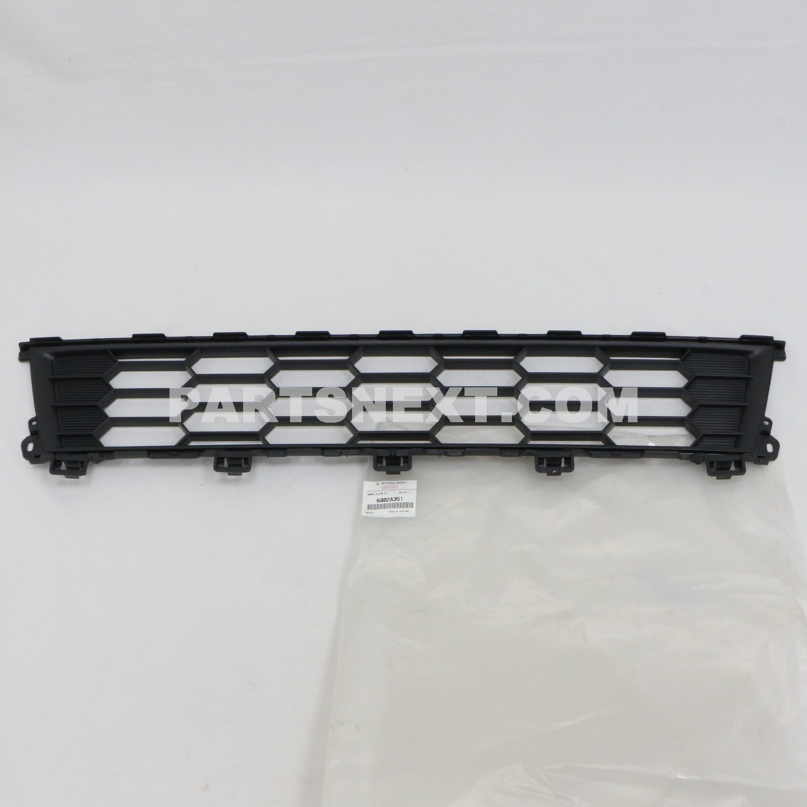 Mitsubishi :: 6402A351 GRILLE,FR UNDER