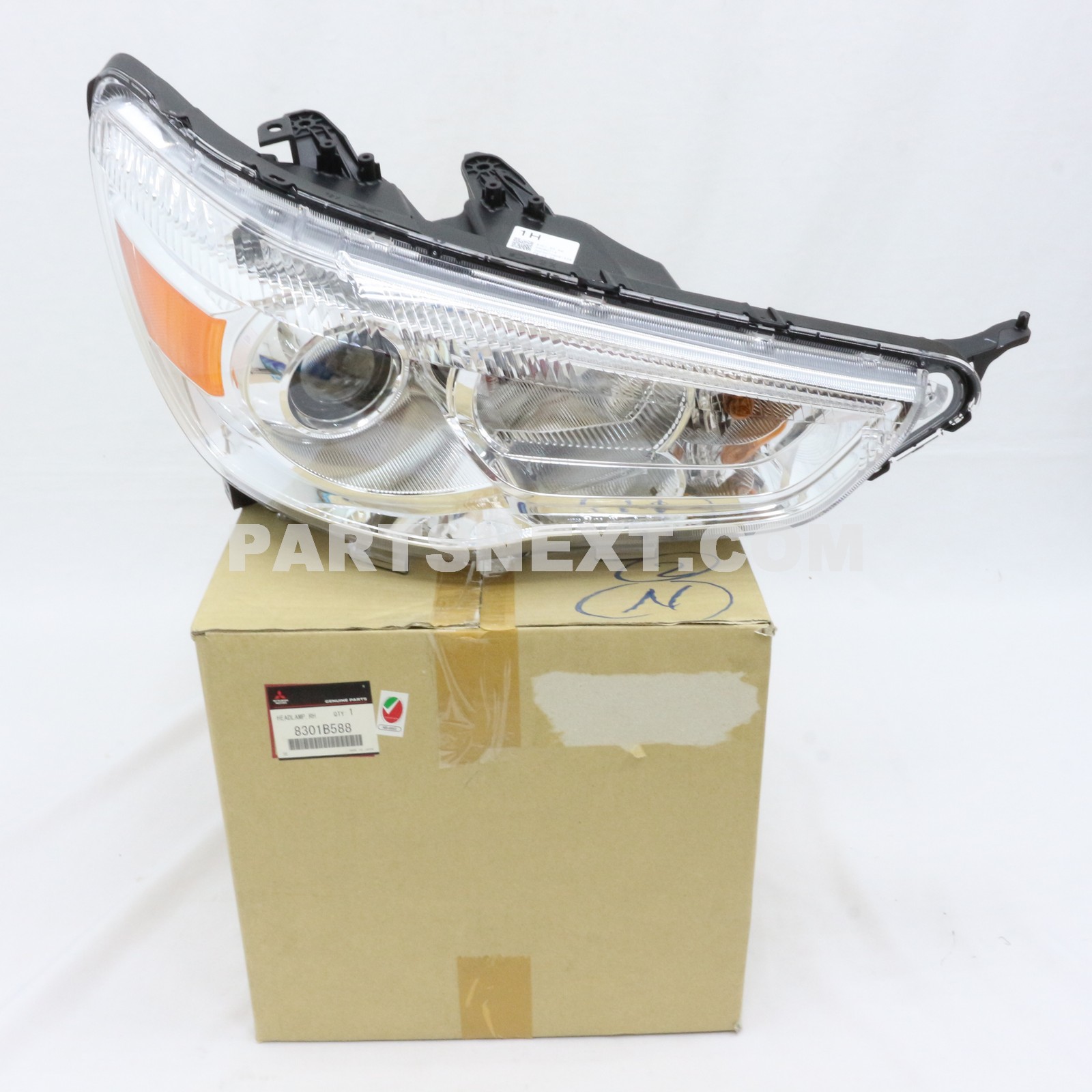 Mitsubishi :: 8301B588 HEADLAMPASSY,RH