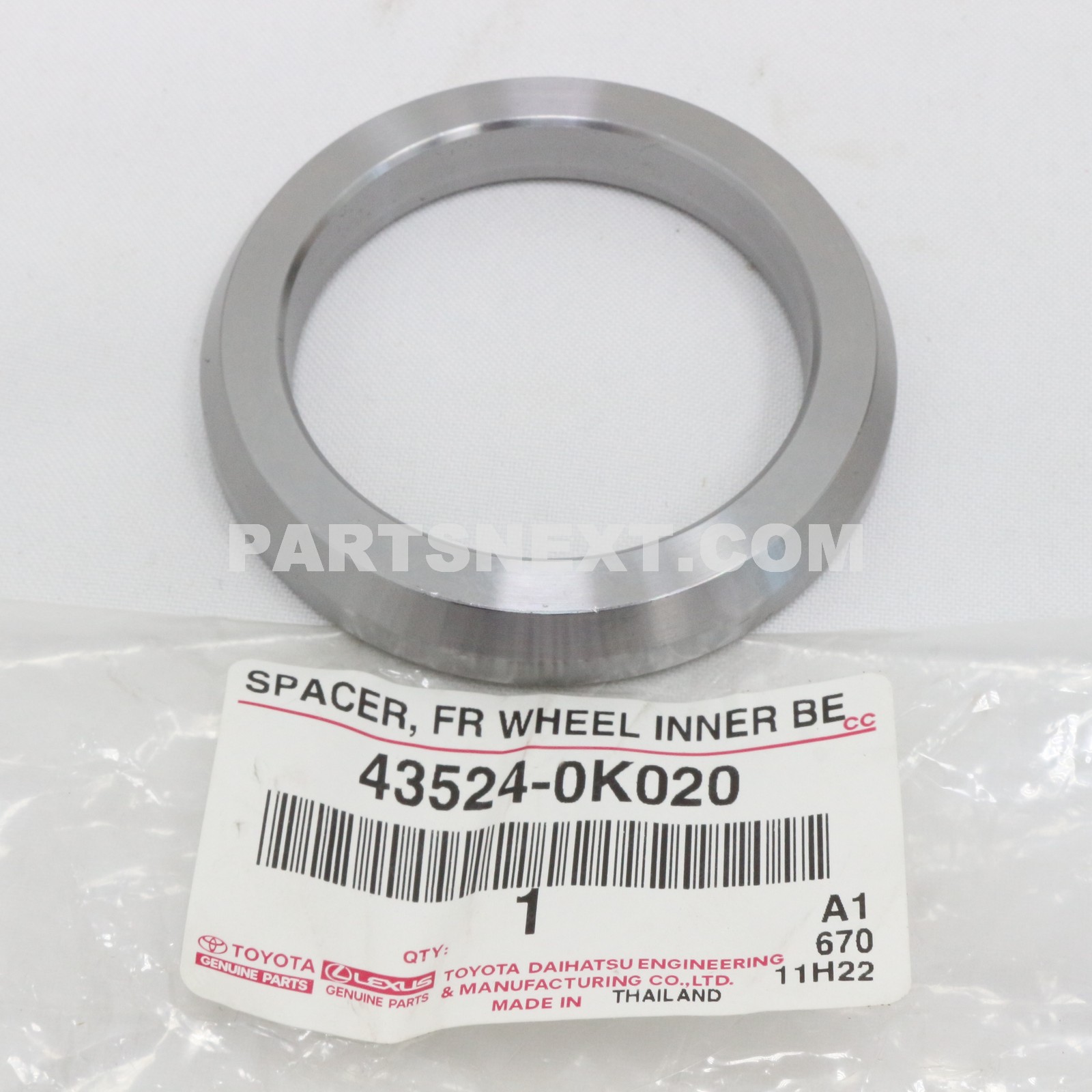 Toyota :: 43524-0K020 SPACER, FRONT WHEEL INNER BEARING, RH/LH