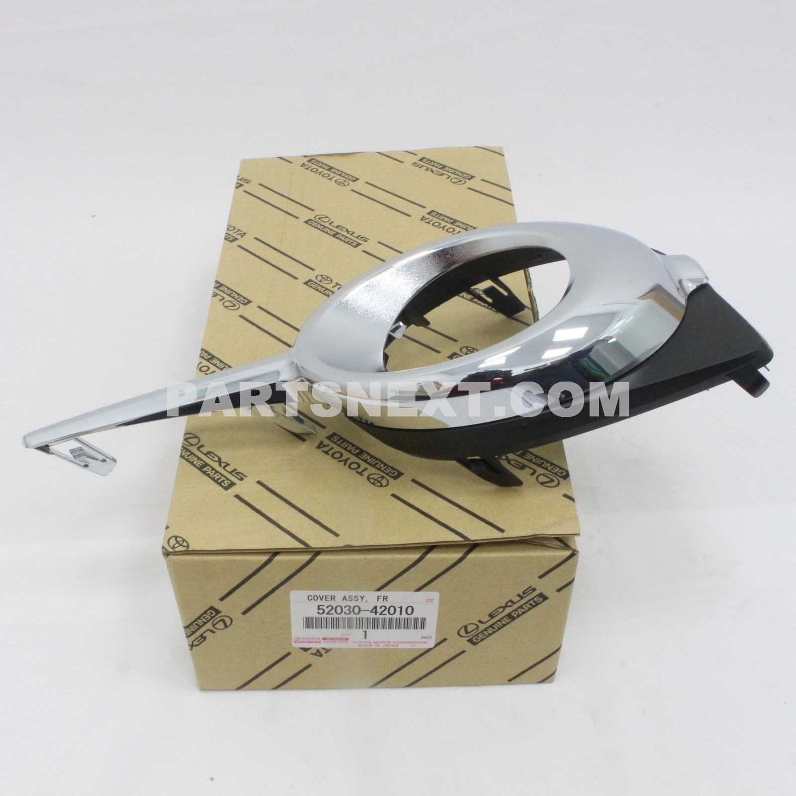 Toyota :: 52030-42010 COVER, FRONT BUMPER HOLE, RH