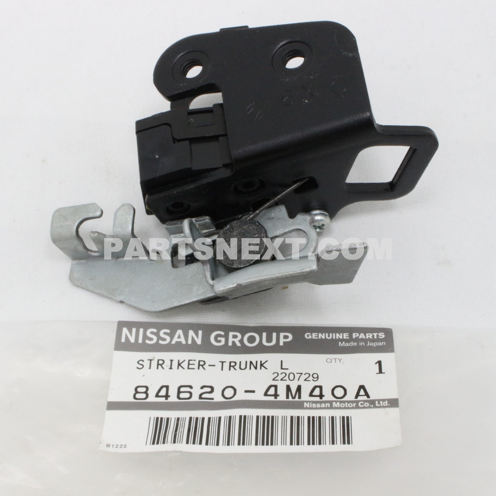Nissan :: 84620-4M40A STRIKER ASSY-TRUNK LID LOCK