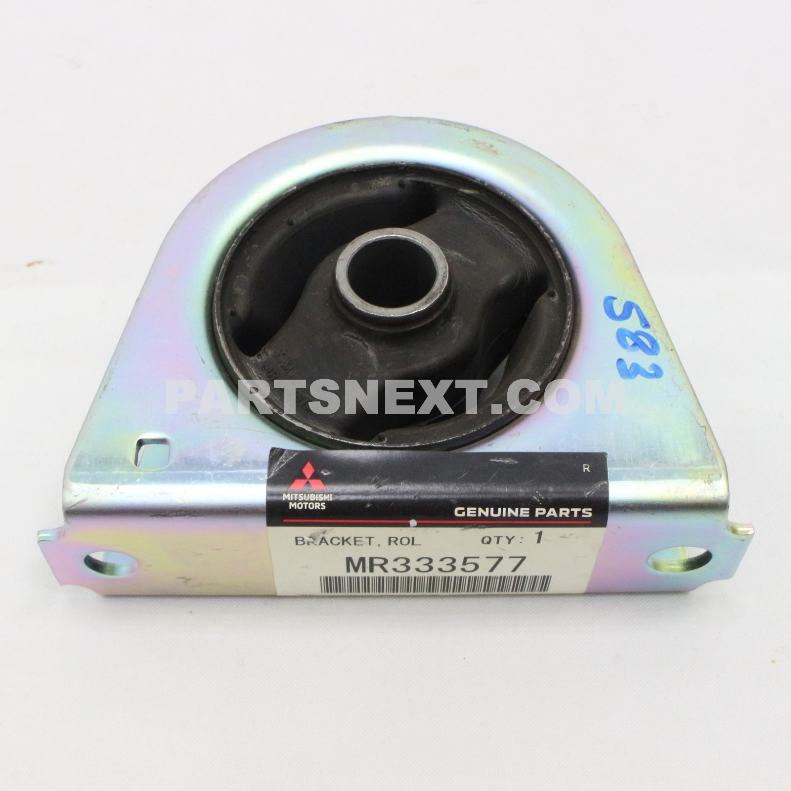 Mitsubishi :: MR333577 BRACKET,ROLL STOPPER,RH