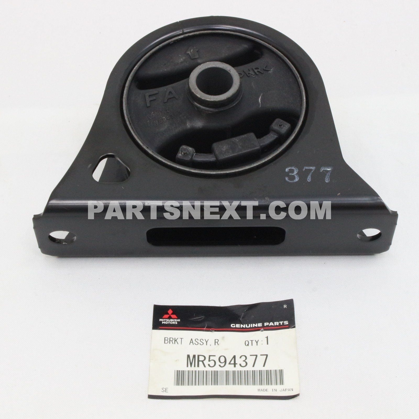 Mitsubishi :: MR594377 BRACKET,ROLL STOPPER