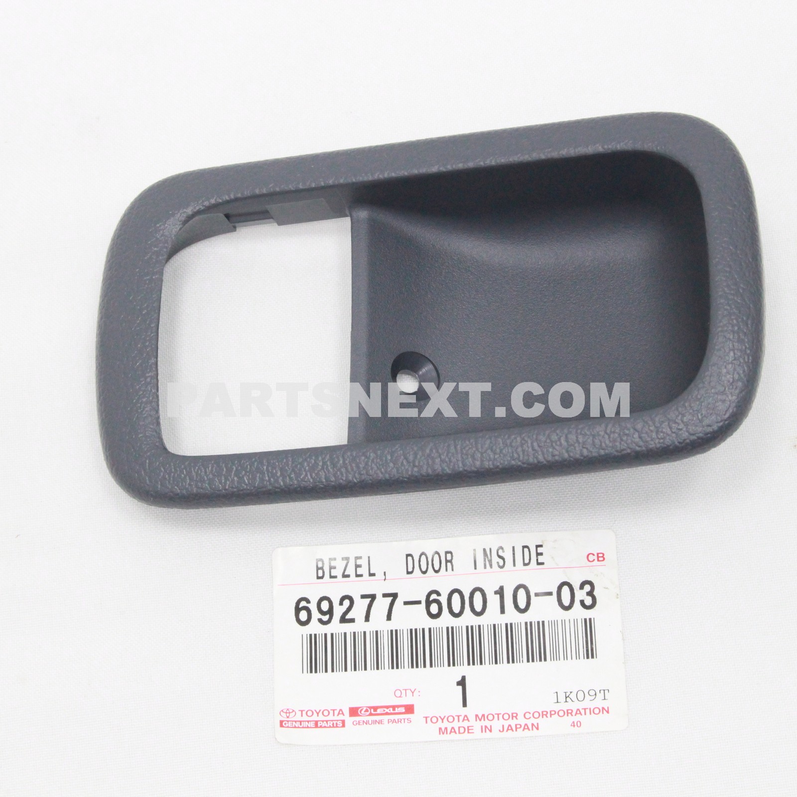 Toyota :: 69277-60010-03 BEZEL, FRONT DOOR INSIDE HANDLE, RH