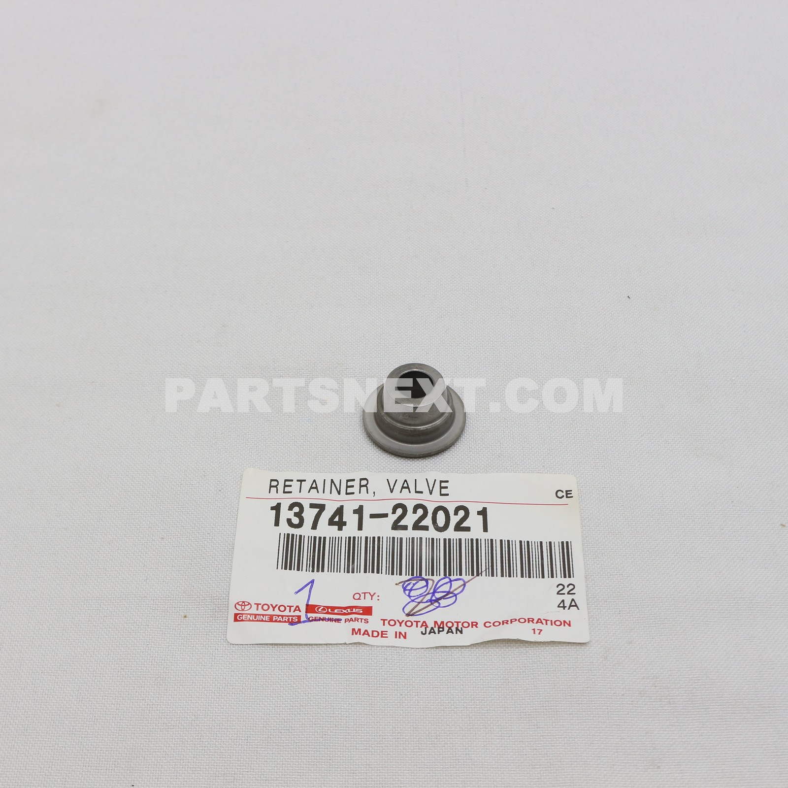 Toyota :: 13741-22021 RETAINER, VALVE SPRING