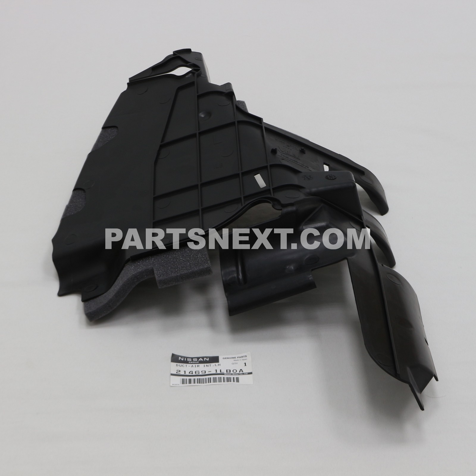 Nissan :: 21469-1LB0A DUCT-AIR INTAKE