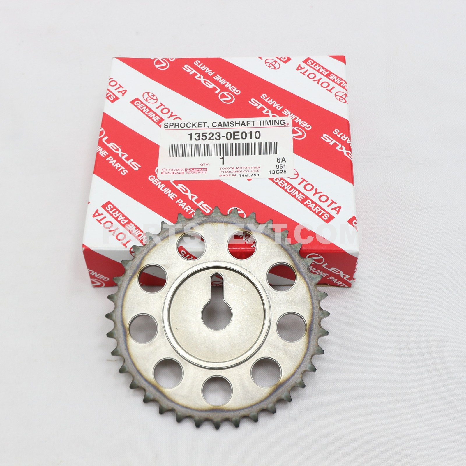Toyota :: 13523-0E010 SPROCKET CAMSHAFT T