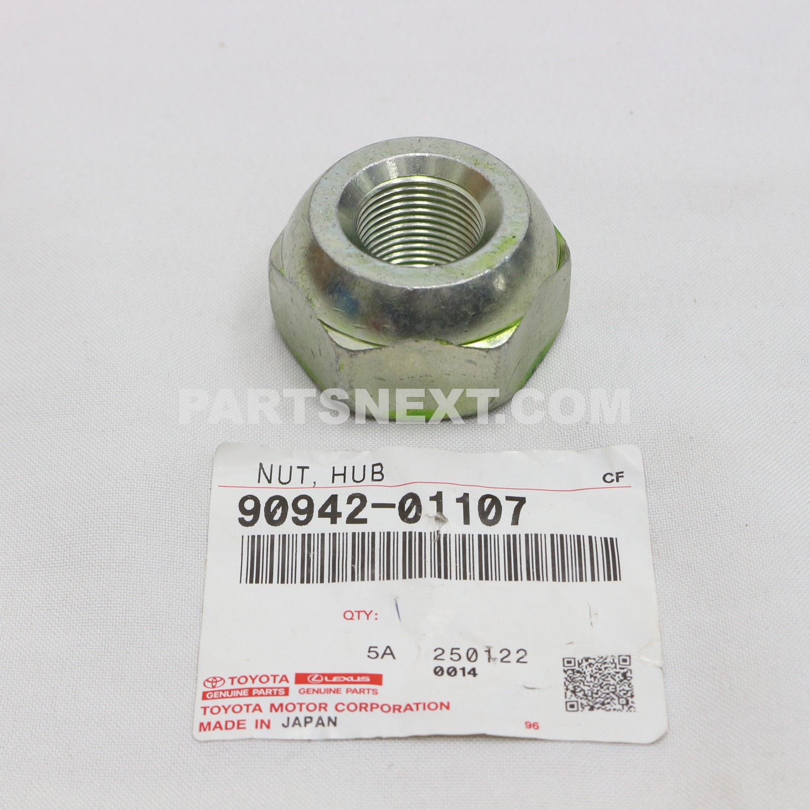 Toyota :: 90942-01107 NUT, HUB (FOR AXLE)