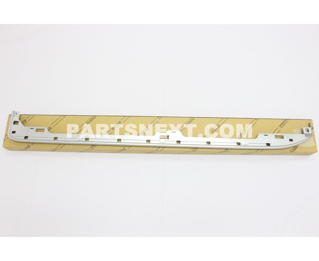 Toyota :: 51773-60180 COVER, STEP PLATE, RH