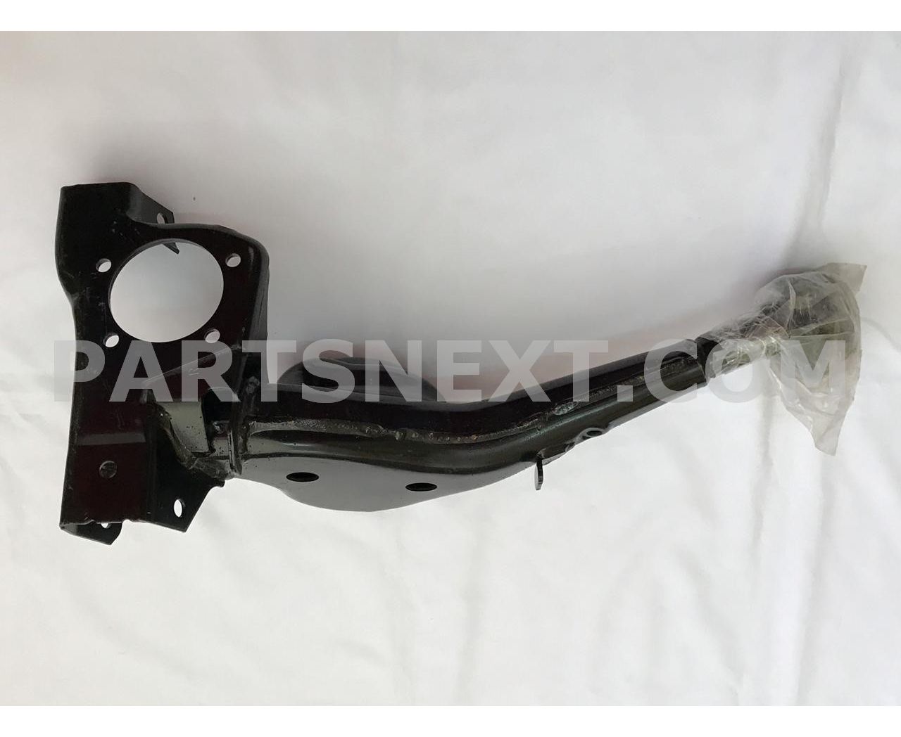 Toyota :: 48710-42010 ARM SUB-ASSY, REAR SUSPENSION, RH