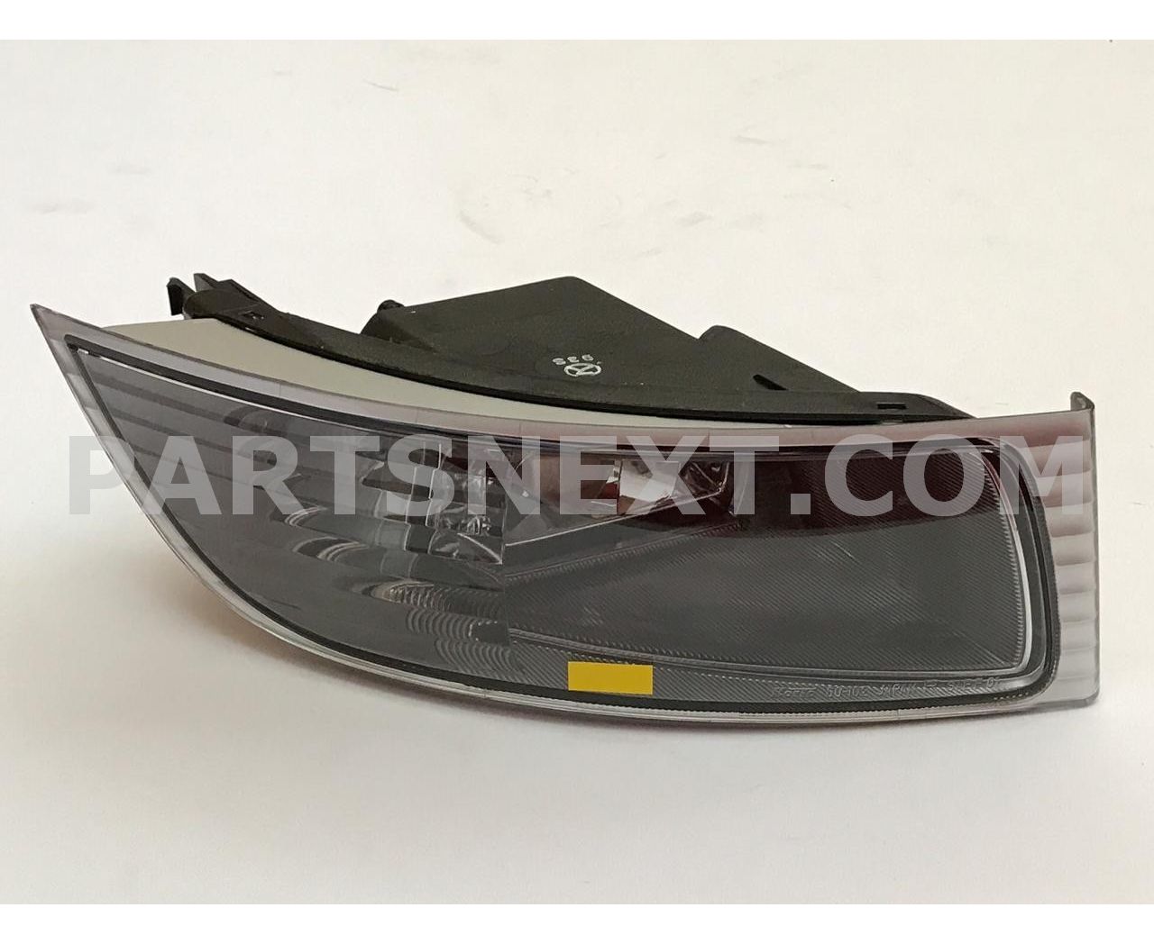 Toyota :: 81211-60170 LAMP UNIT, FOG LAMP, RH