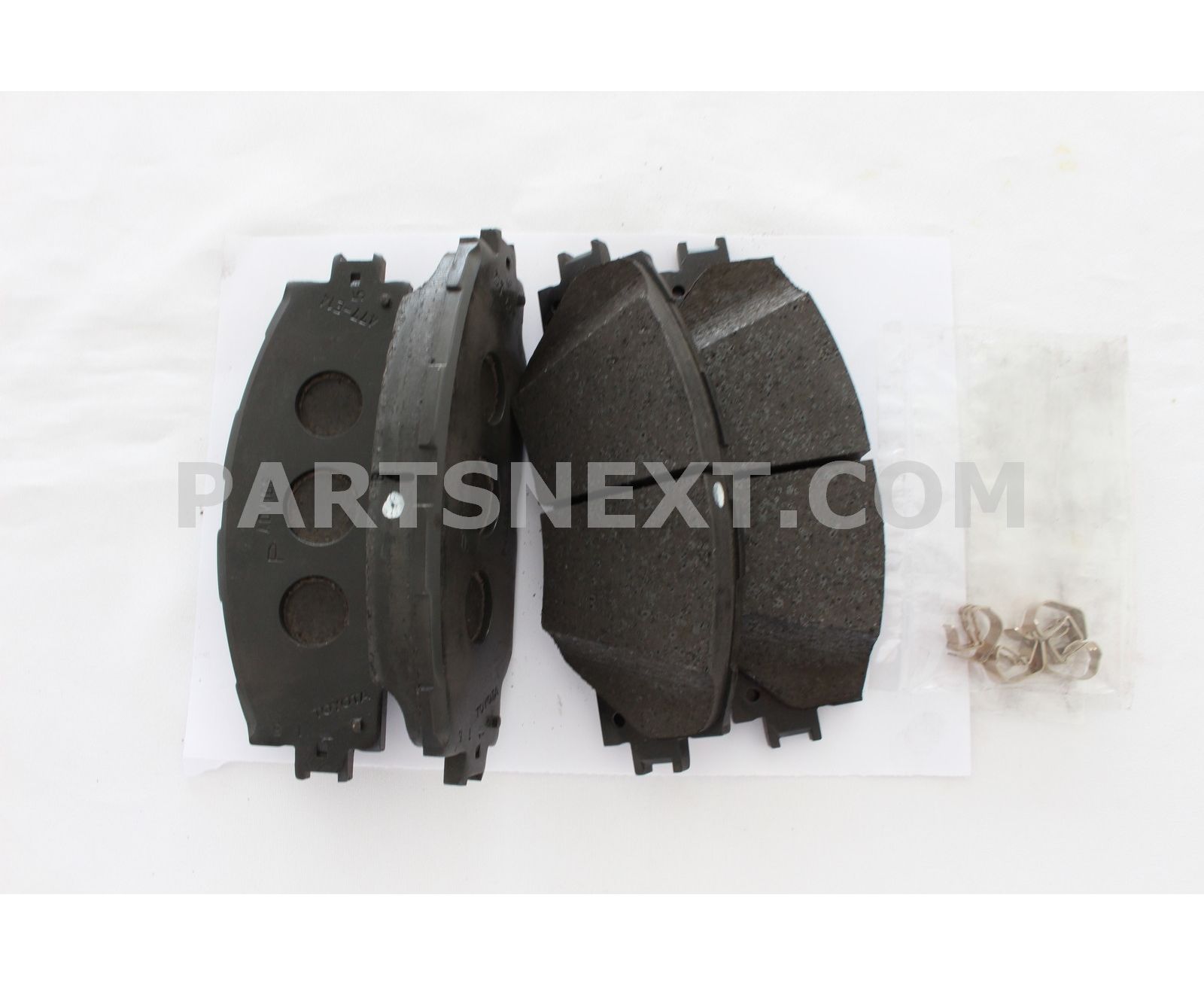 Toyota :: 04465-02400 PAD KIT, DISC BRAKE, FRONT