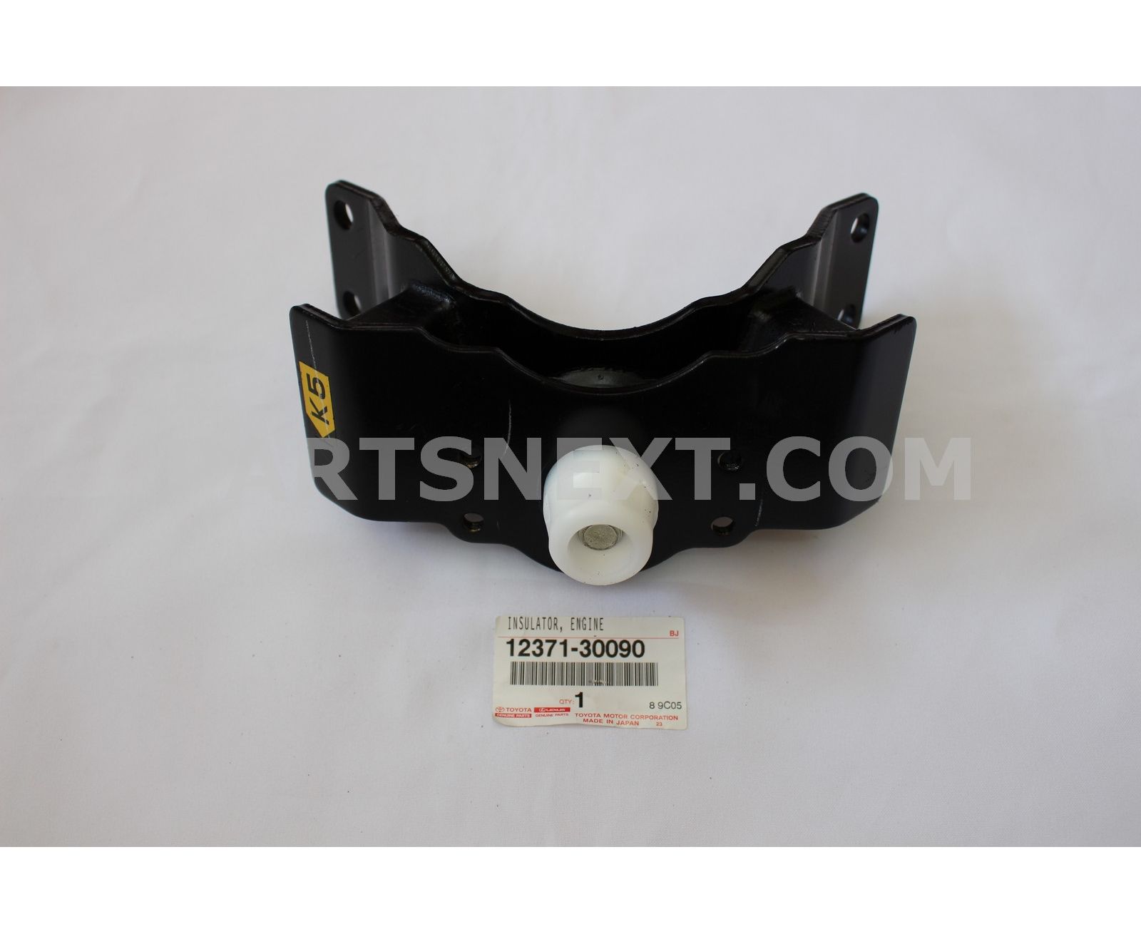 Toyota :: 12371-30090 INSULATOR, ENGINE MOUNTING, REAR NO.1