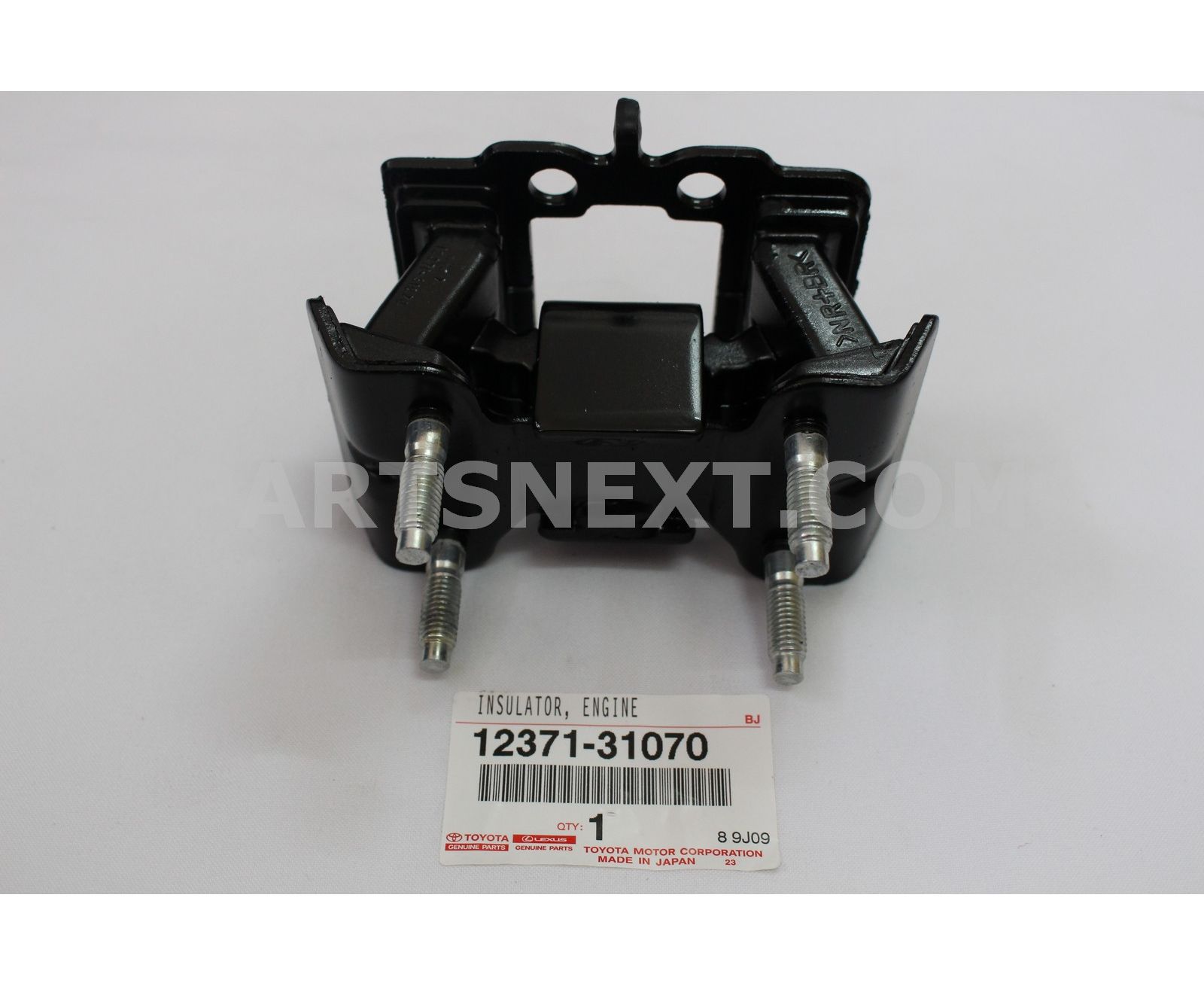 Toyota :: 12371-31070 INSULATOR, ENGINE MOUNTING, REAR NO.1