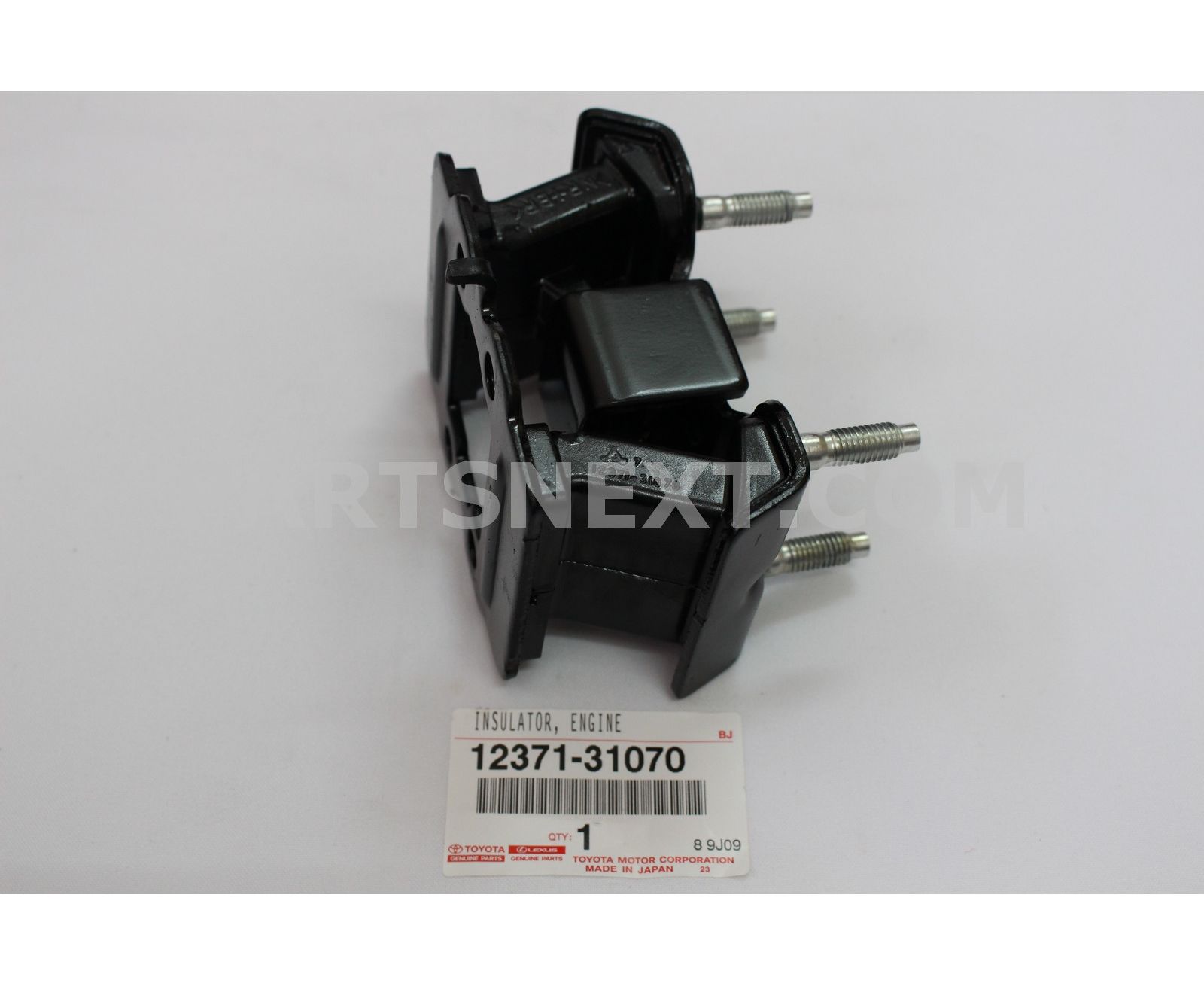 Toyota :: 12371-31070 INSULATOR, ENGINE MOUNTING, REAR NO.1