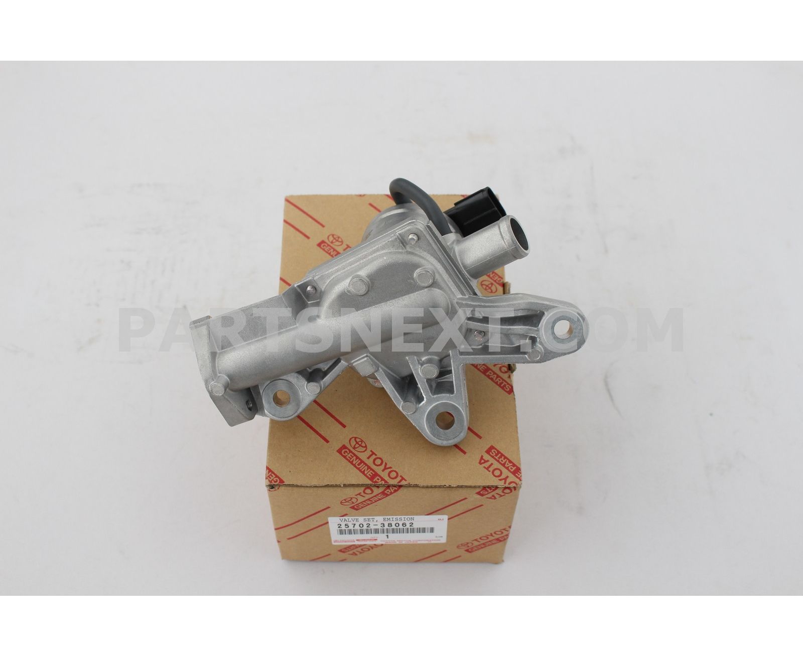 Toyota :: 25702-38062 VALVE ASSY, AIR SWITCHING