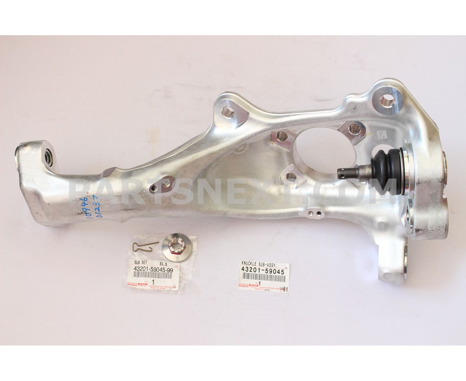 Toyota :: 43201-59045 KNUCKLE, STEERING, RH