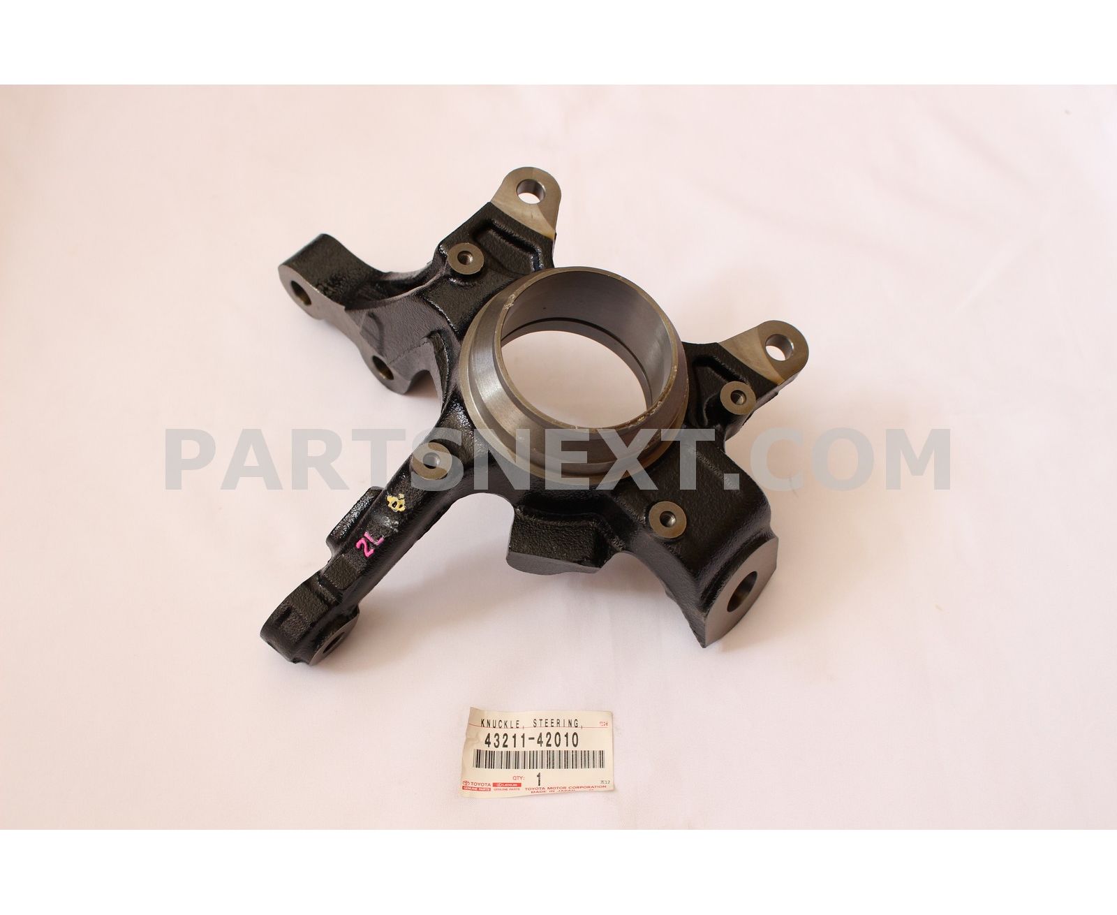 Toyota :: 43211-42010 KNUCKLE, STEERING, RH