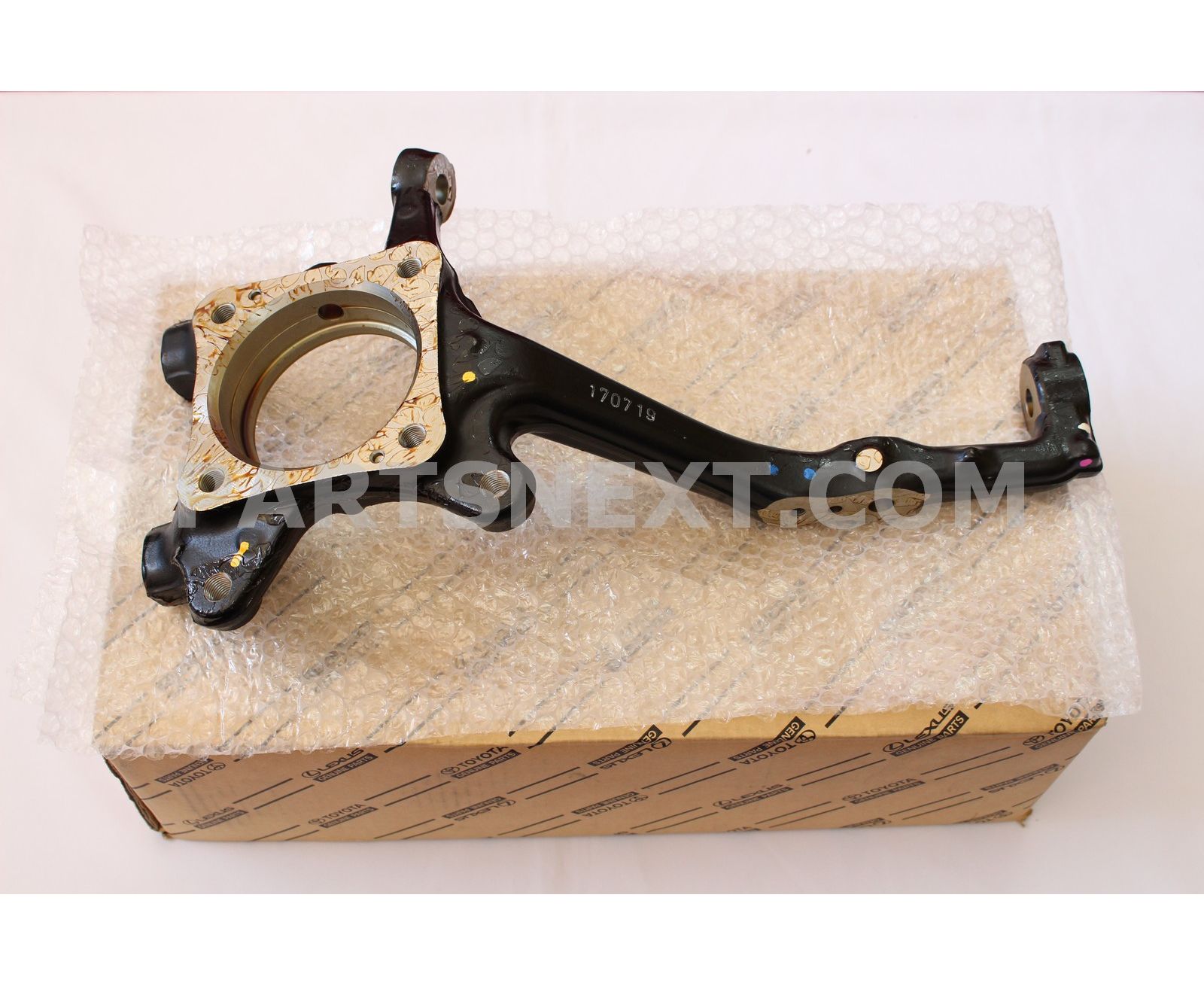 Toyota :: 43212-KK010 KNUCKLE STEERING L