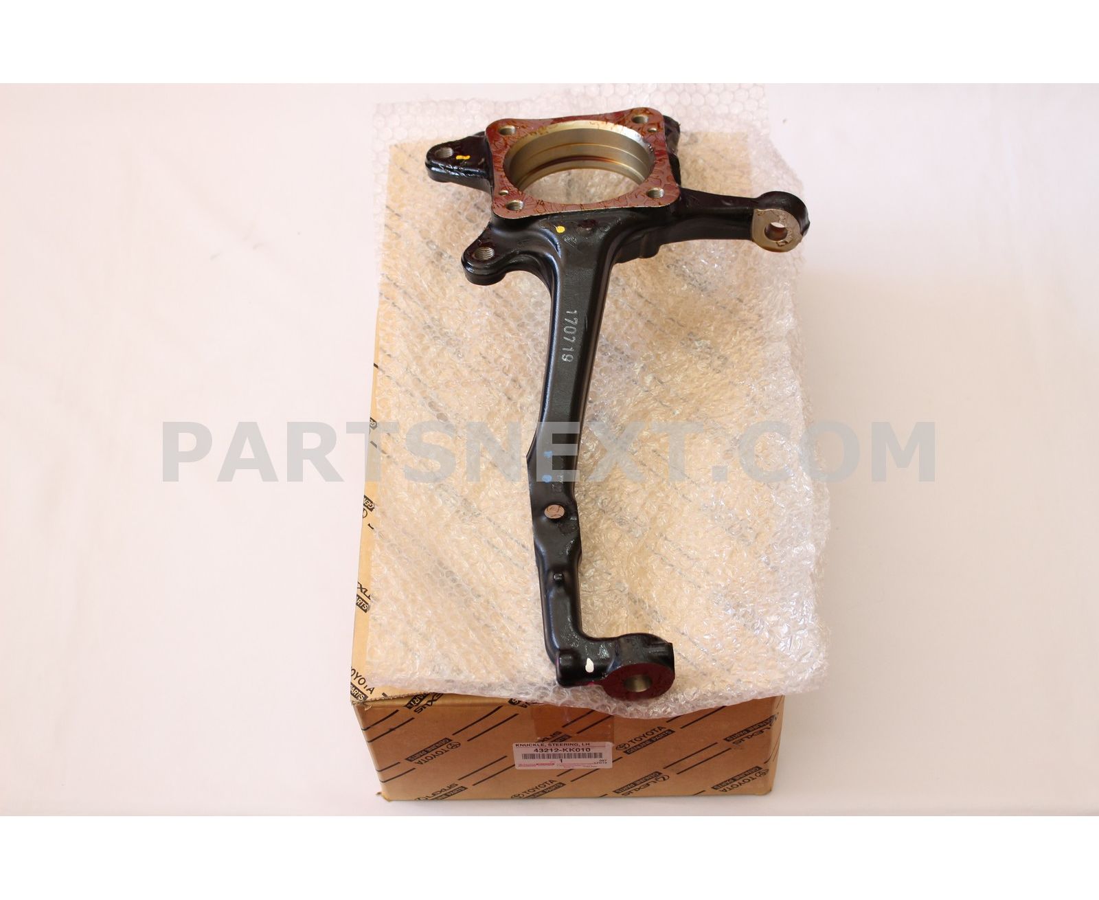 Toyota :: 43212-KK010 KNUCKLE STEERING L