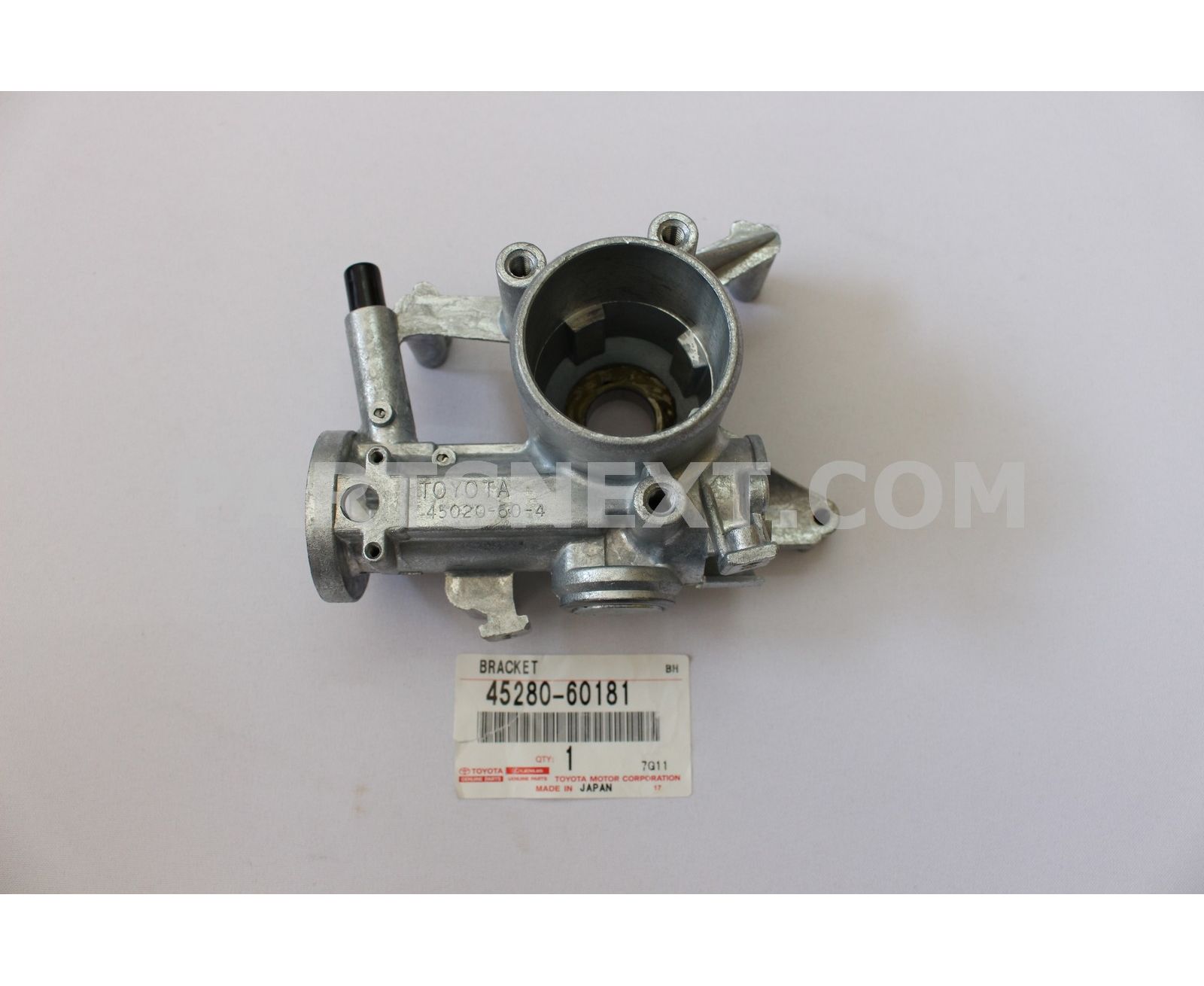 Toyota :: 45280-60181 BRACKET ASSY, STEERING COLUMN, UPPER