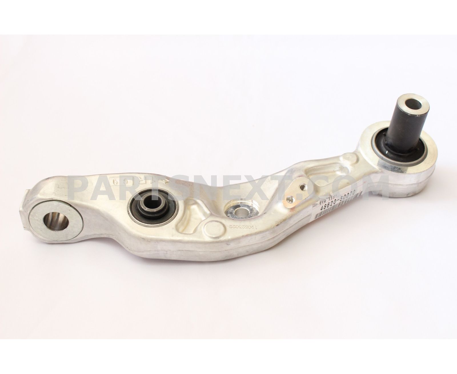 Toyota :: 48620-50070 ARM ASSY, FRONT SUSPENSION, LOWER RH