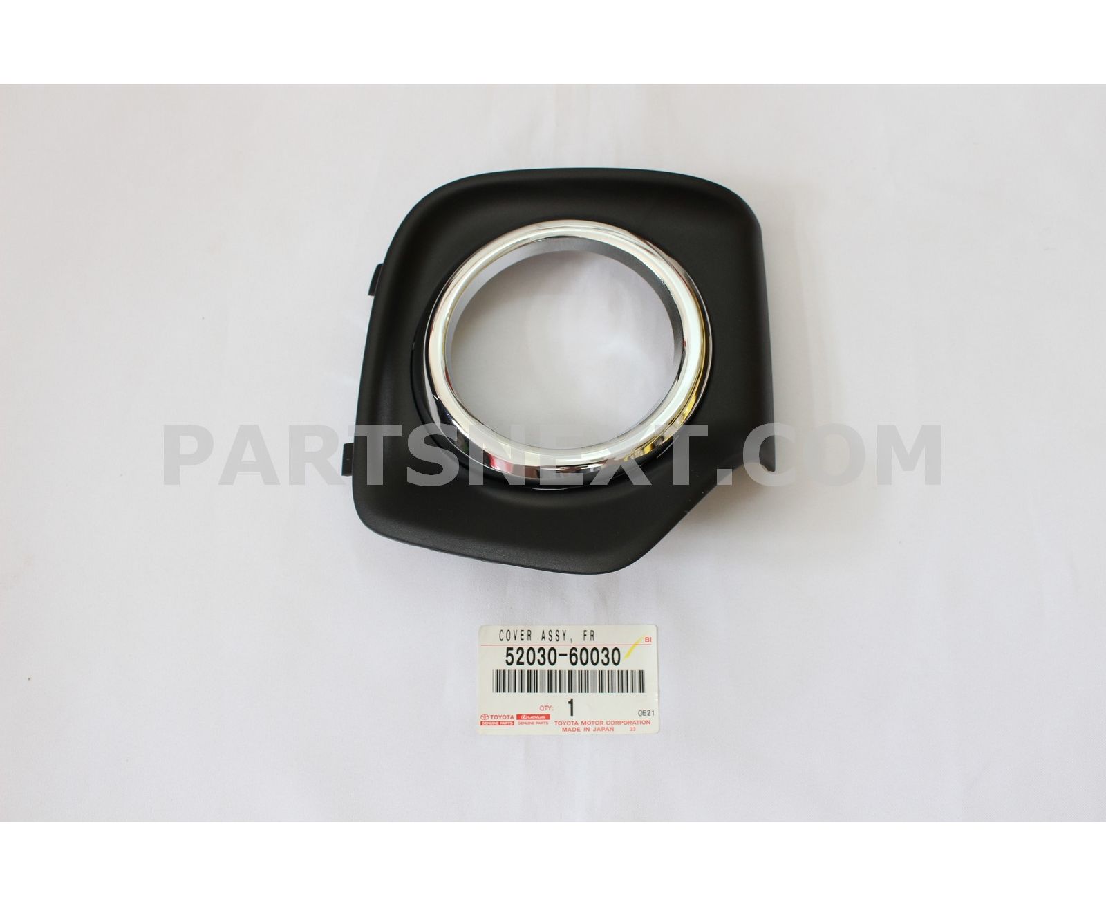 Toyota :: 52030-60030 COVER ASSY, FRONT BUMPER HOLE, RH