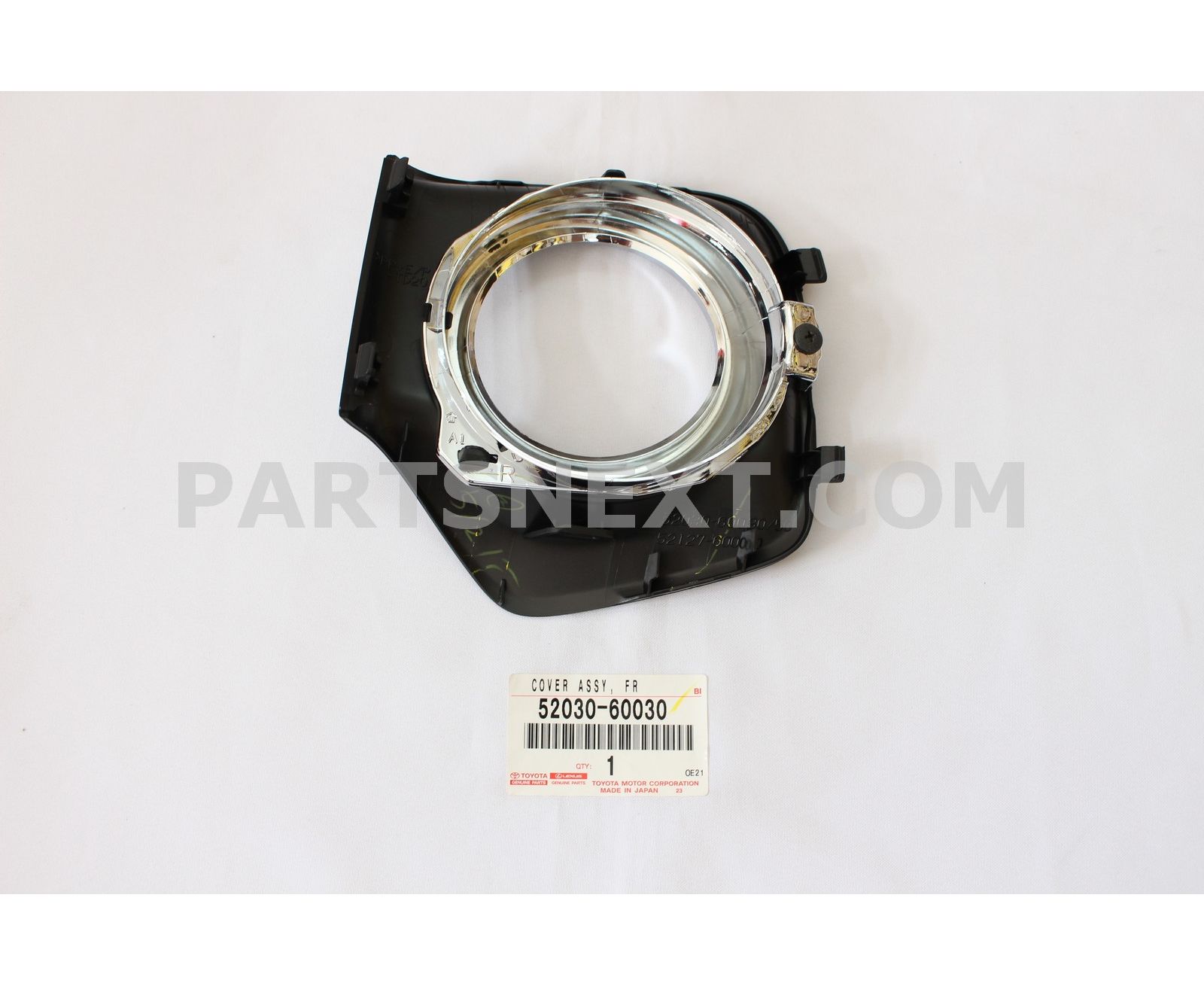 Toyota :: 52030-60030 COVER ASSY, FRONT BUMPER HOLE, RH