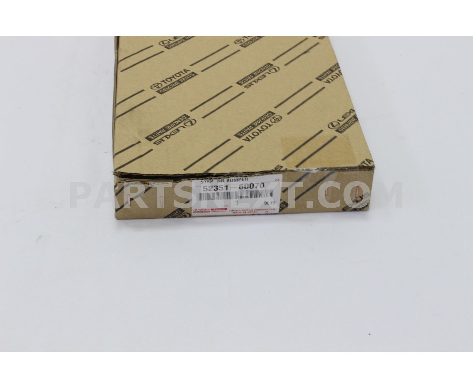 Toyota :: 52351-60070 STEP ASSY, REAR BUMPER