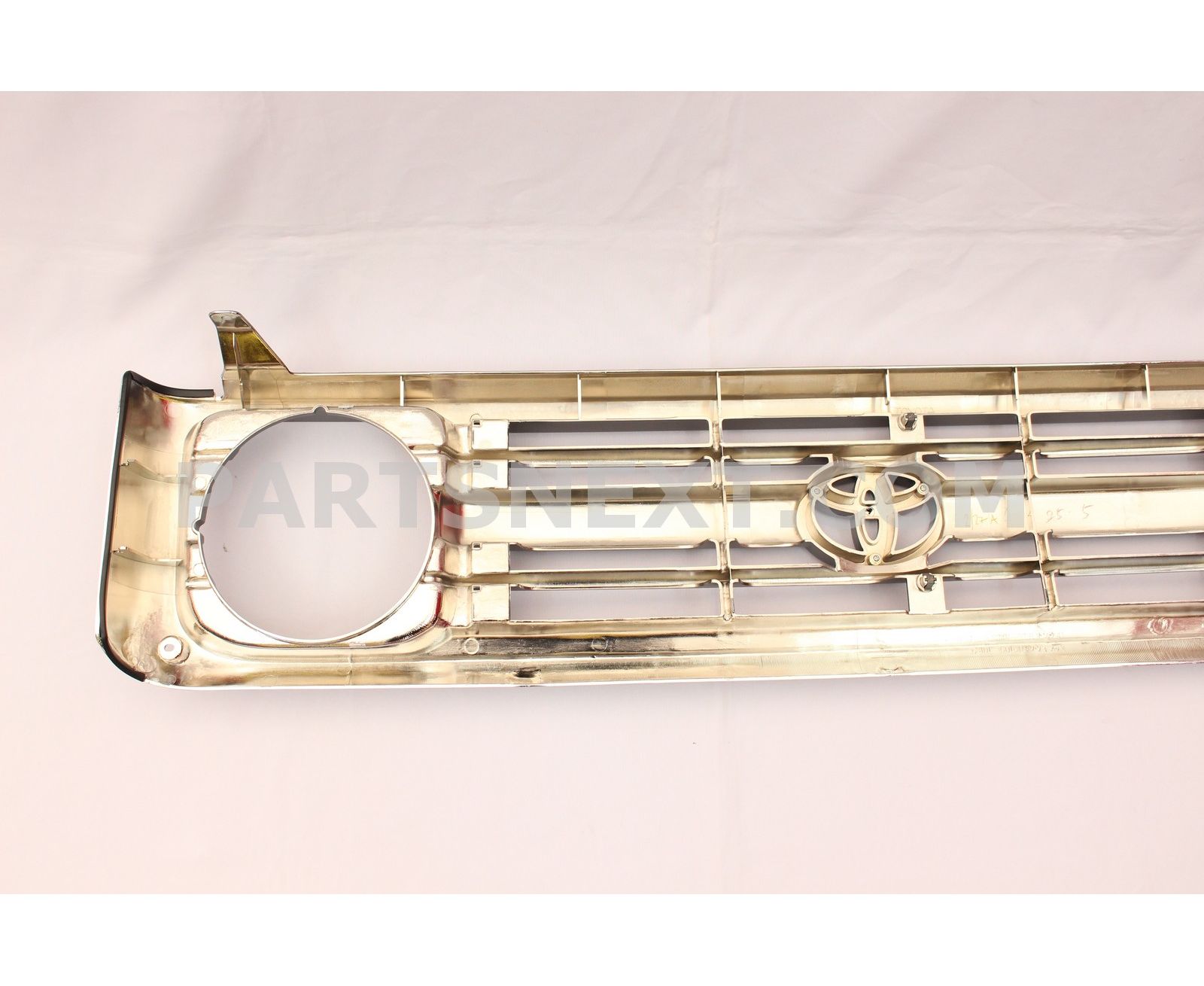 Toyota :: 53101-60160 GRILLE, RADIATOR