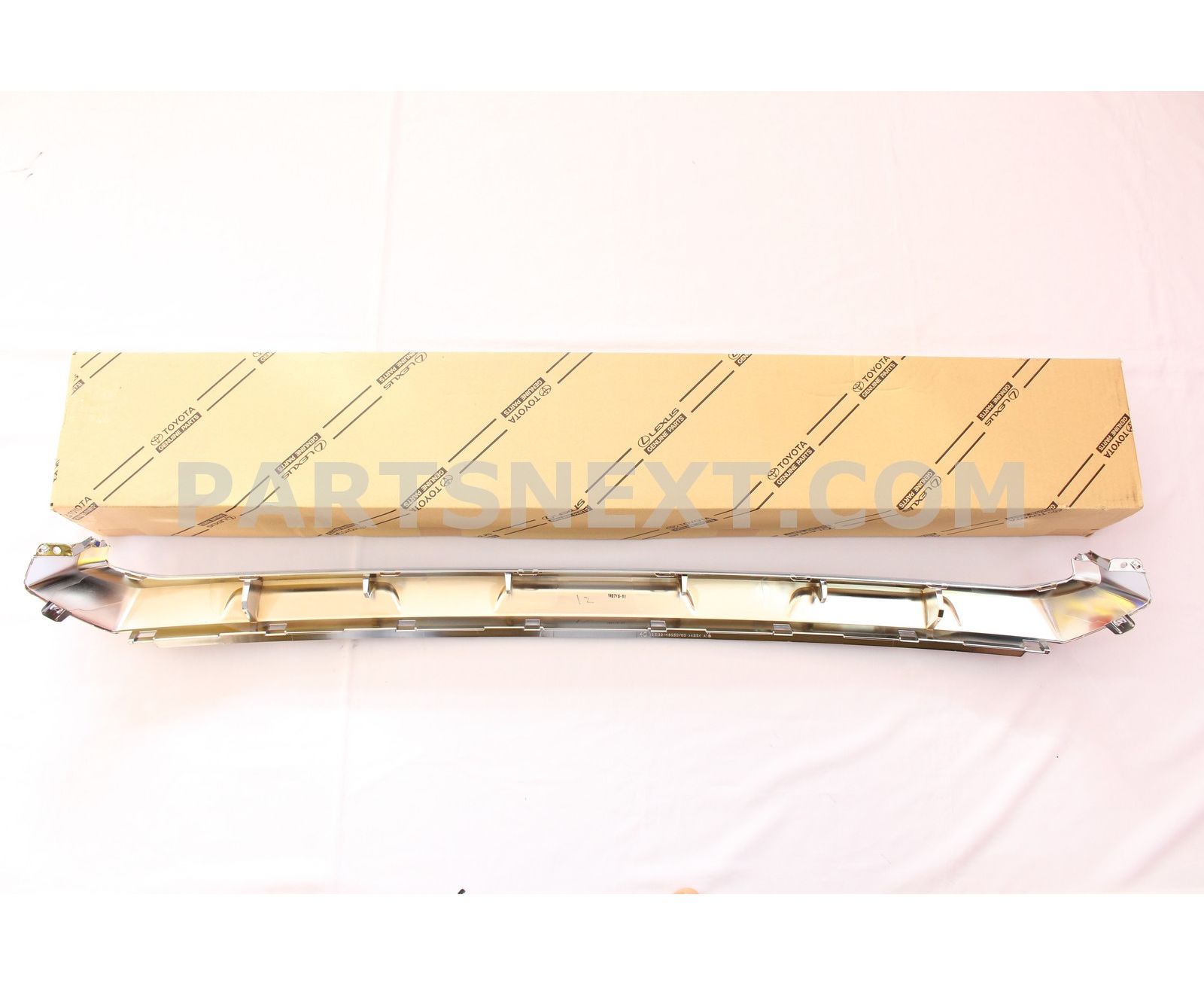 Toyota :: 53122-48050 MOULDING RADIATOR