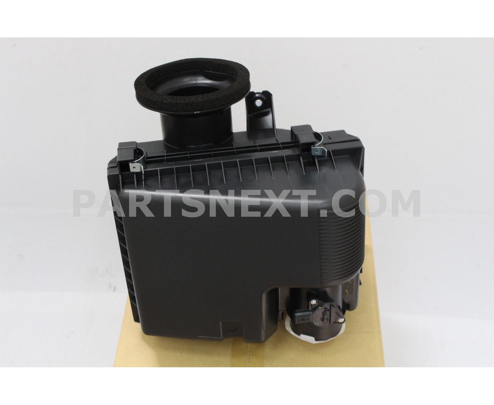 Toyota :: 17700-0C210 CLEANER ASSY AIR W/