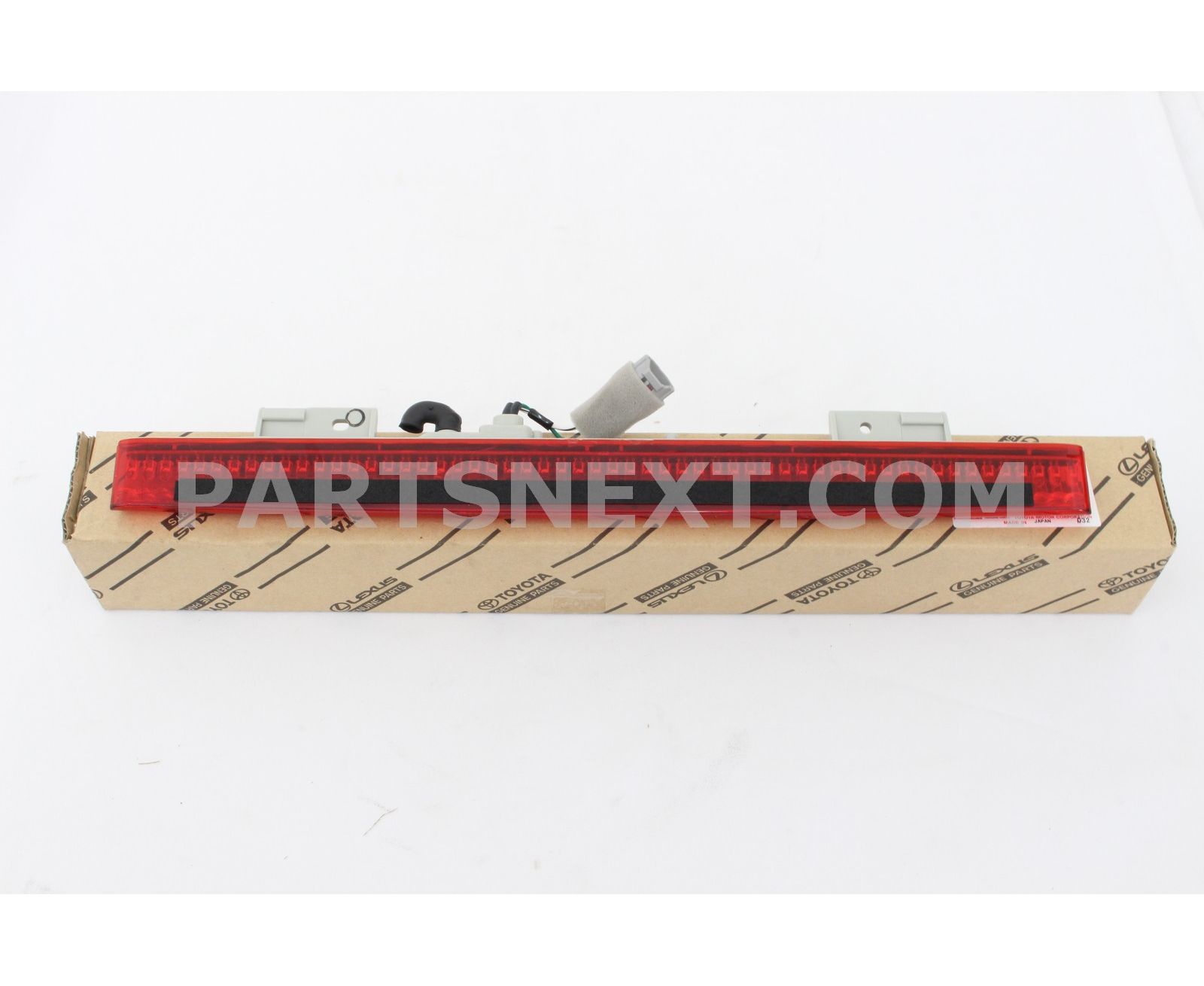 Toyota :: 81570-60030 LAMP ASSY, CENTER STOP