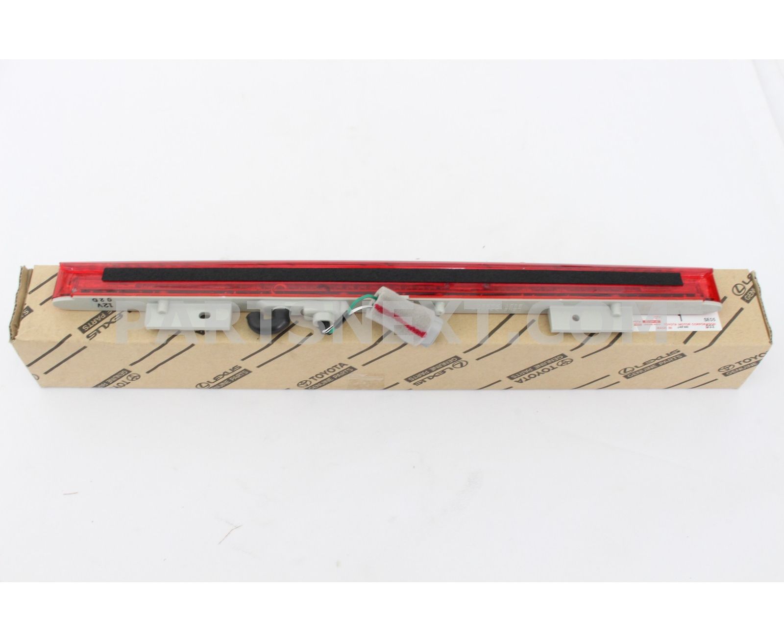 Toyota :: 81570-60030 LAMP ASSY, CENTER STOP