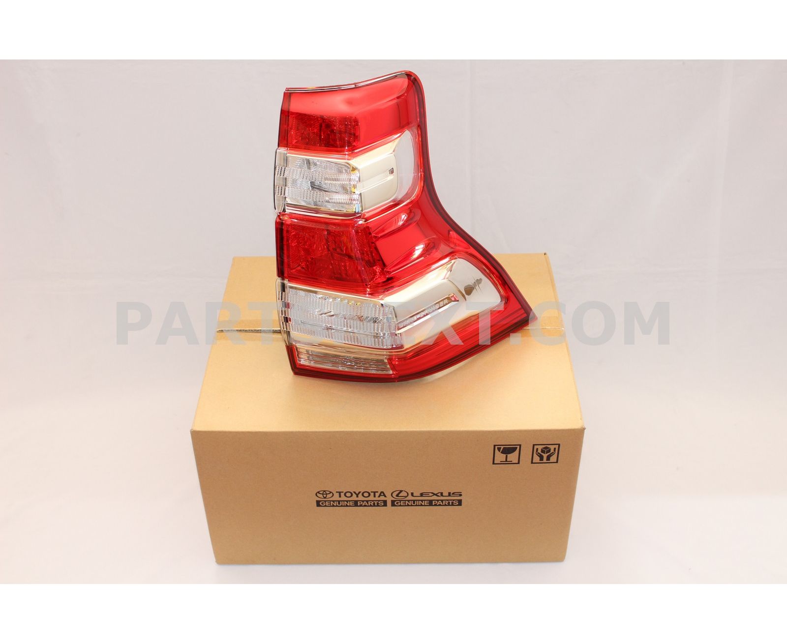 Toyota :: 81551-60B51 LENS & BODY RR