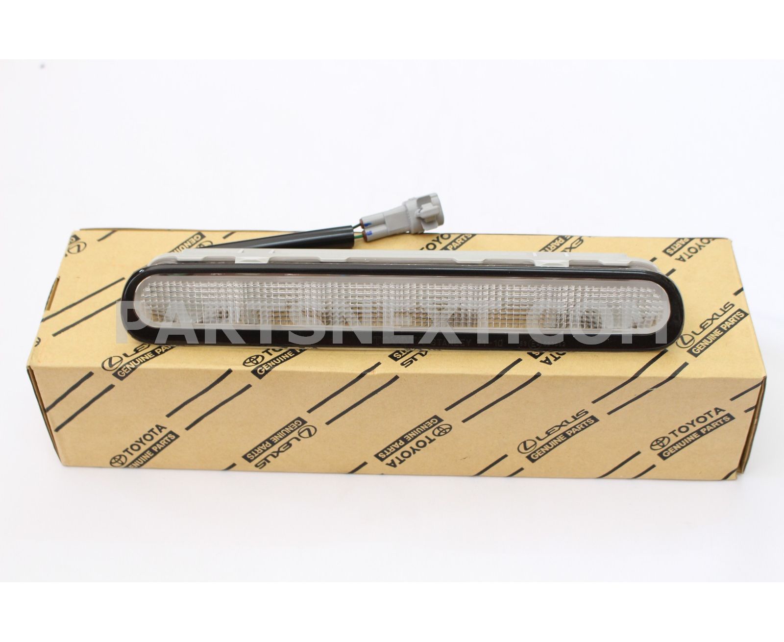 Toyota :: 81570-0K080 LAMP ASSY, CENTER STOP