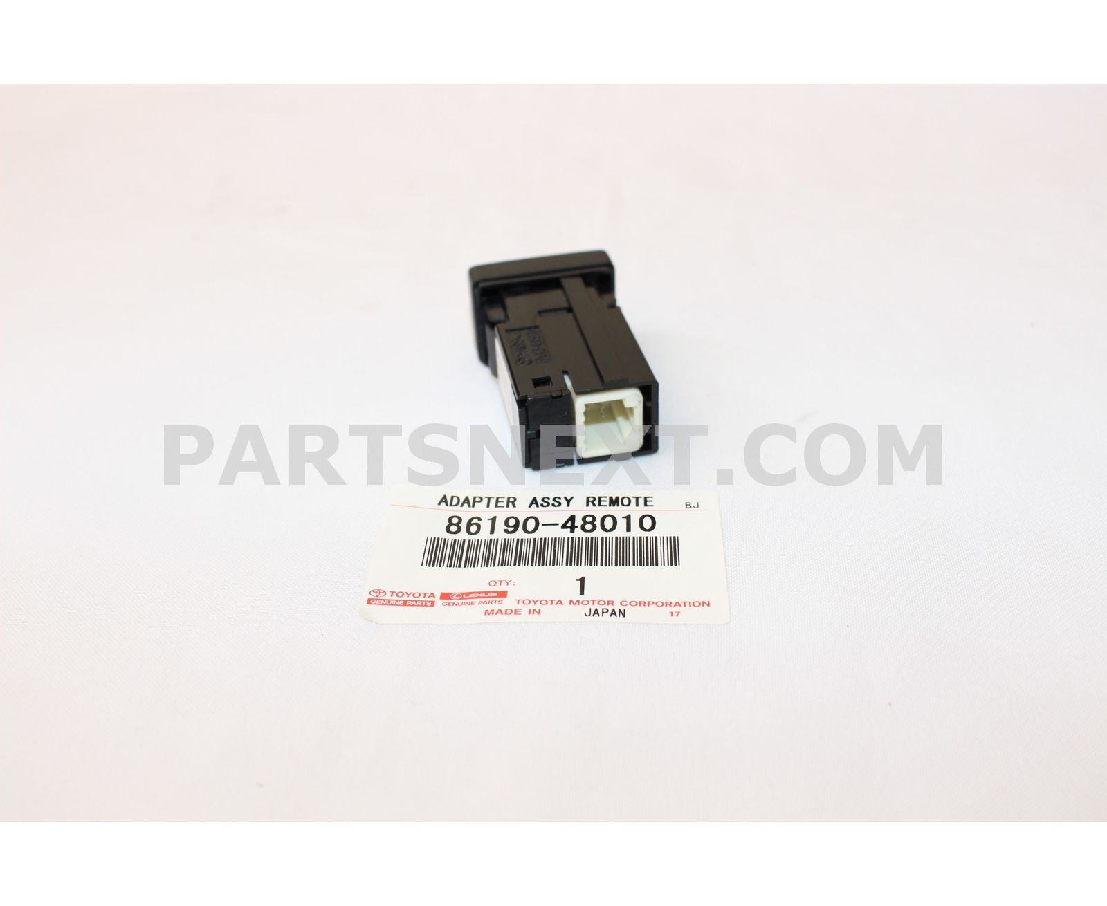 Toyota :: 86190-48010 ADAPTER ASSY, STEREO JACK, NO.1