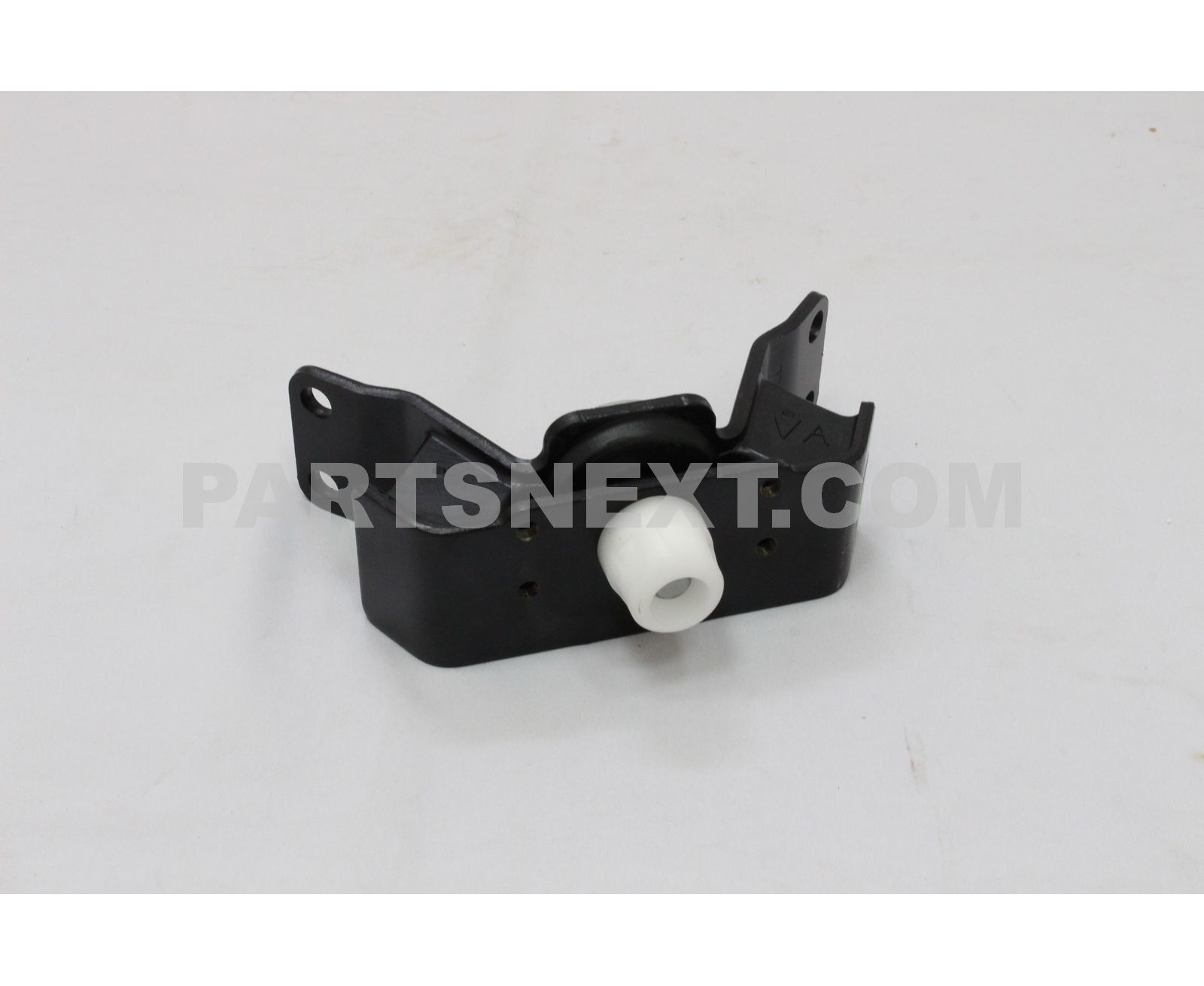 Toyota :: 12371-62120 INSULATOR, ENGINE MOUNTING, REAR NO.1