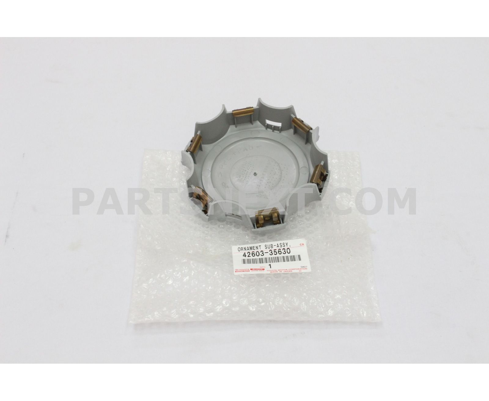 Toyota :: 42603-35630 ORNAMENT SUB-ASSY, WHEEL HUB