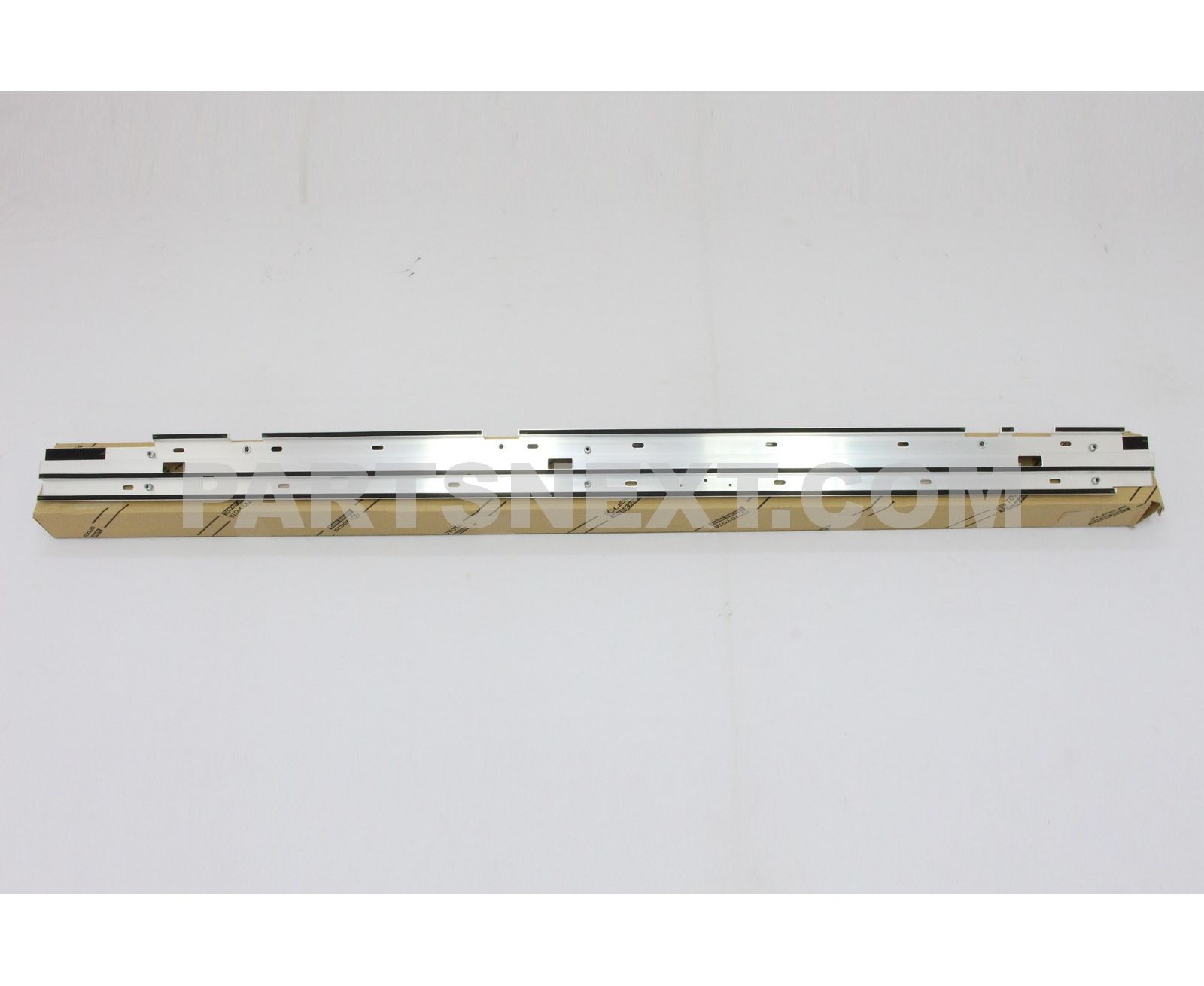 Toyota :: 51781-60270 PANEL, STEP, RH