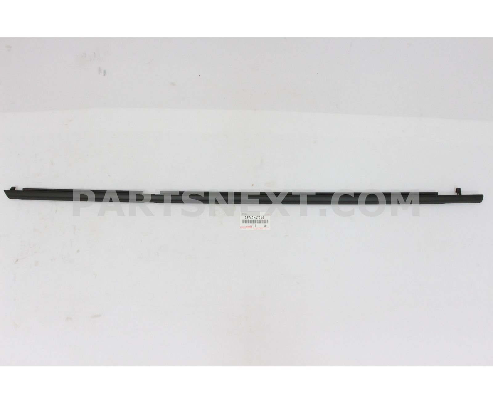 Toyota :: 75740-47040 MOULDING ASSY, RR