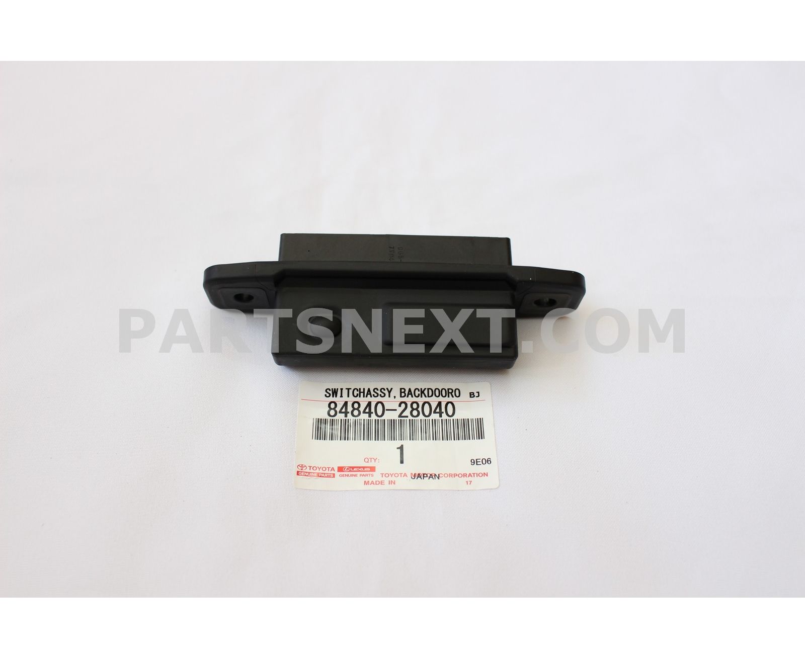 Toyota :: 84840-28040 SWITCH ASSY, BACK DOOR OPENER