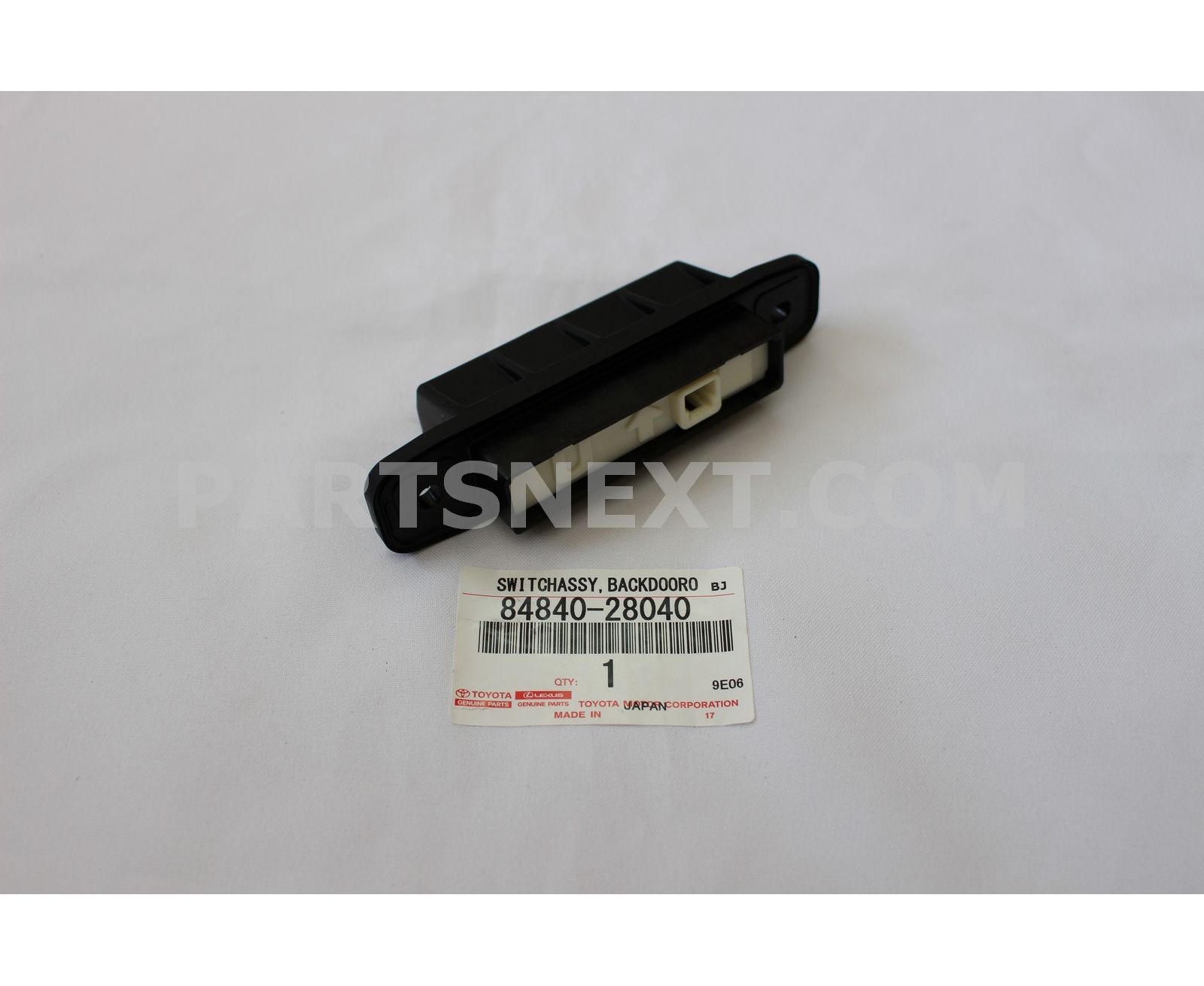 Toyota :: 84840-28040 SWITCH ASSY, BACK DOOR OPENER