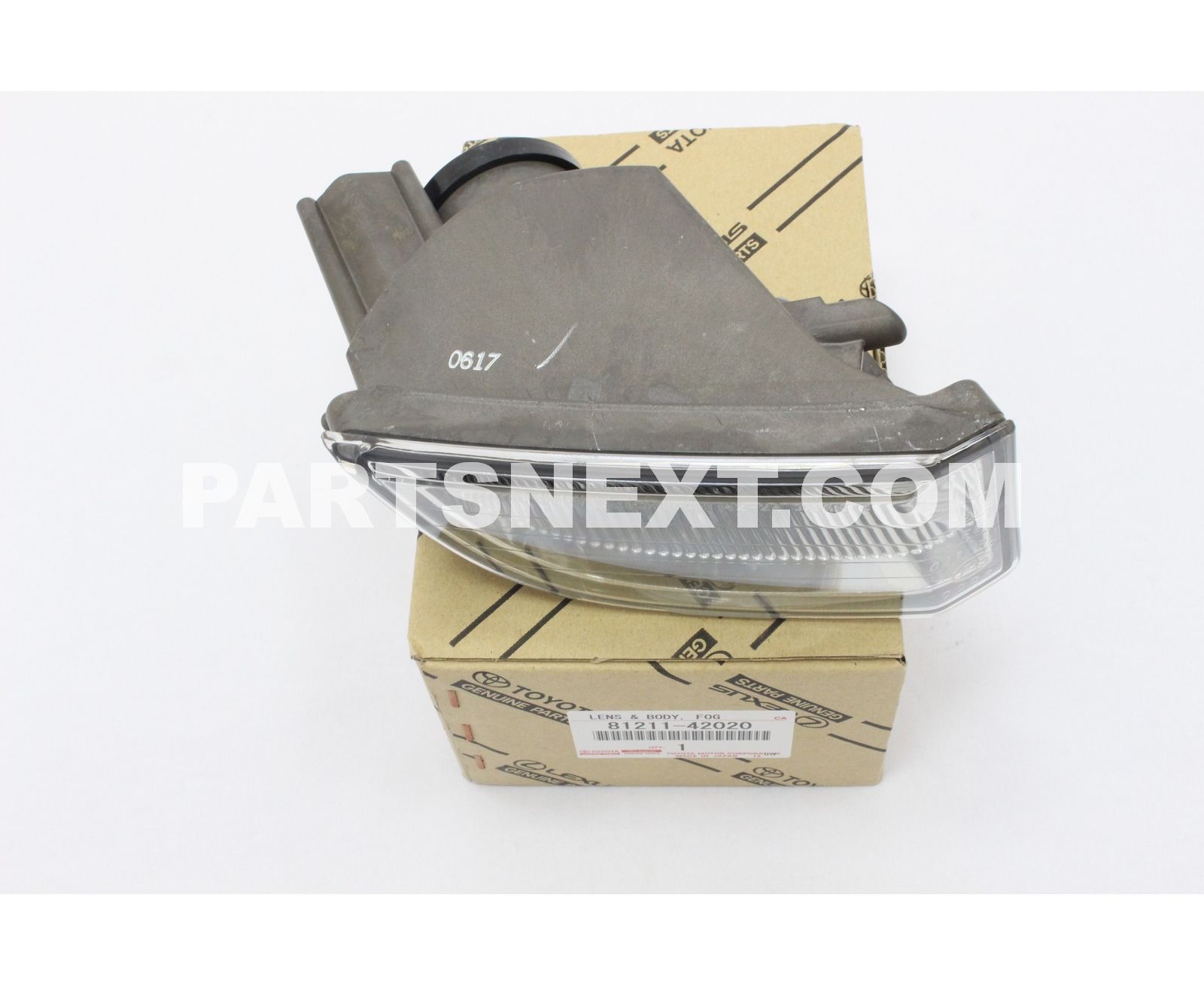 Toyota :: 81211-42020 LAMP UNIT, FOG LAMP, RH