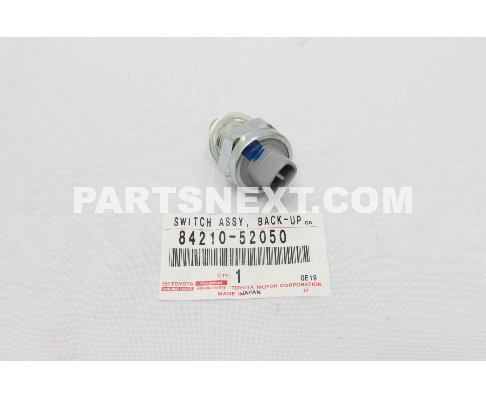 Toyota :: 84210-52050 SWITCH ASSY, BACK-UP LAMP