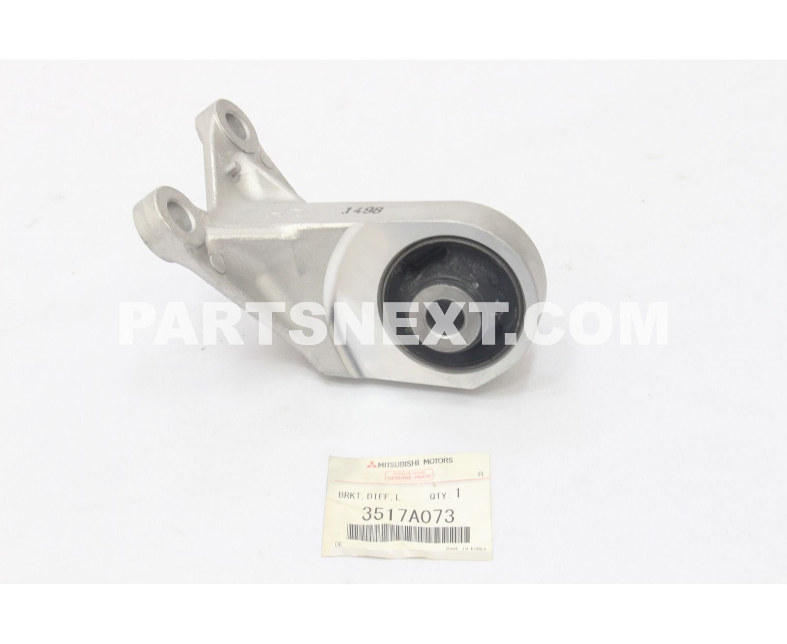 Mitsubishi :: 3517A073 BRKT,RR DIFF FR SUPP
