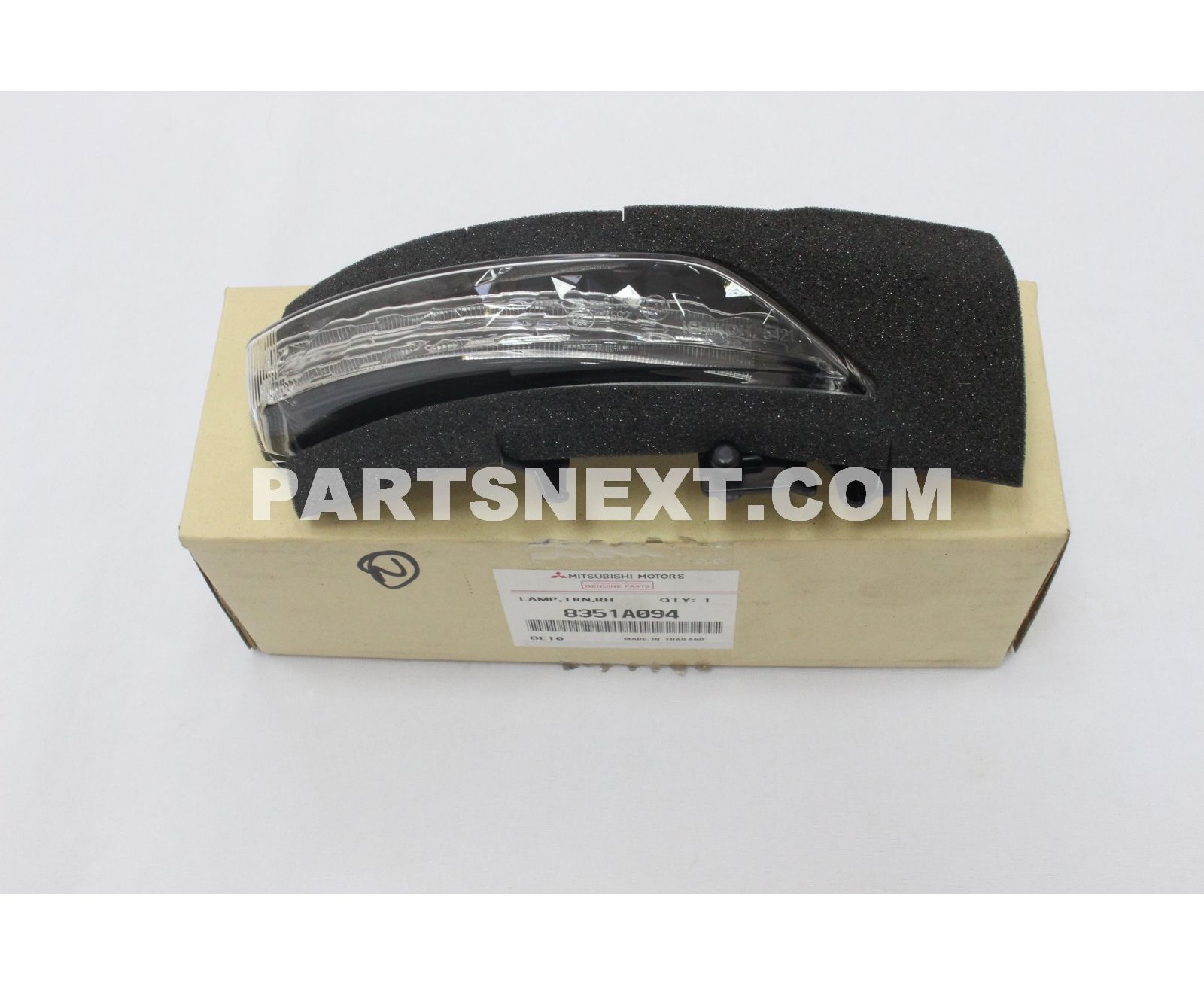 Mitsubishi :: 8351A094 LAMP ASSY,SIDE T/SIG