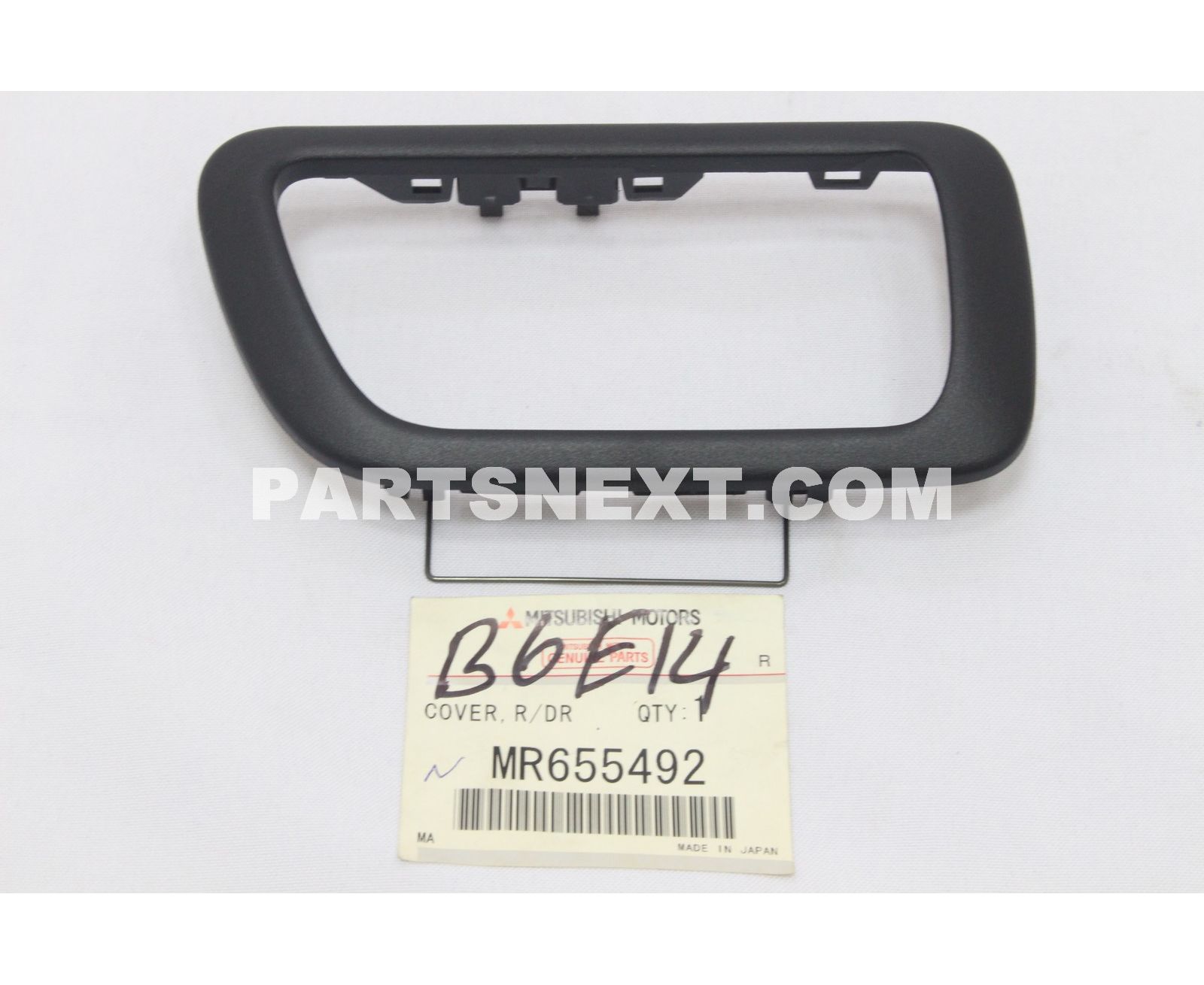 Mitsubishi :: MR655492 COVER,BACK DOOR INS HANDLE