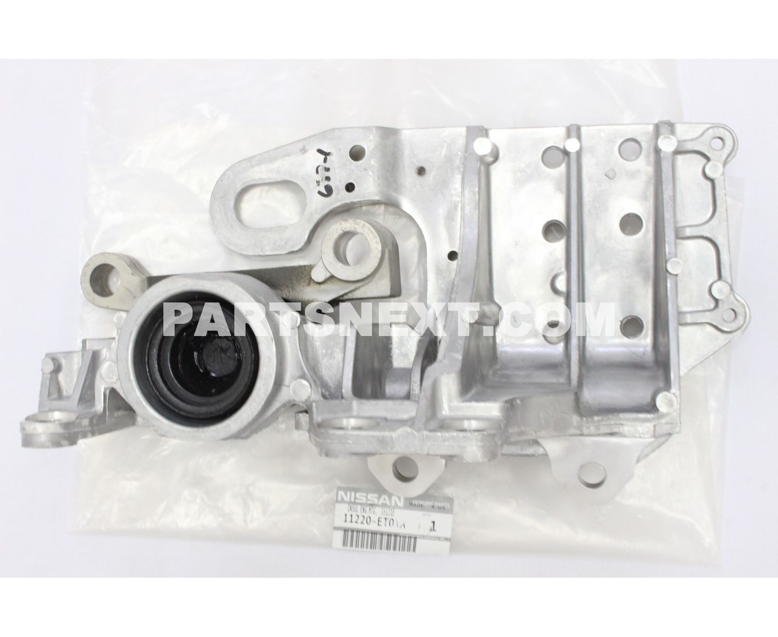 Nissan :: 11220-ET01A INSULATOR