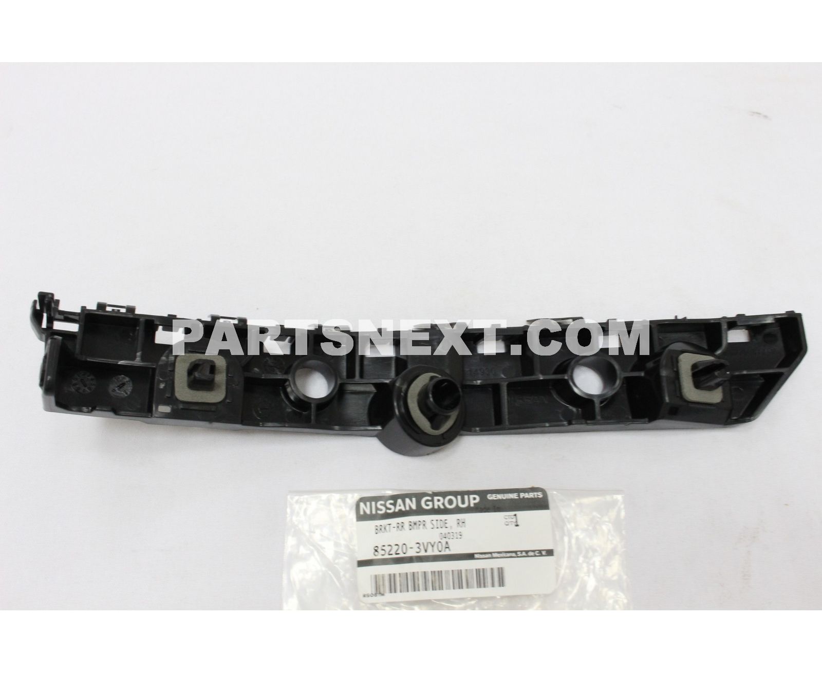 Nissan :: 85220-3VY0A BRACKET REAR BUMPER SIDE,RH